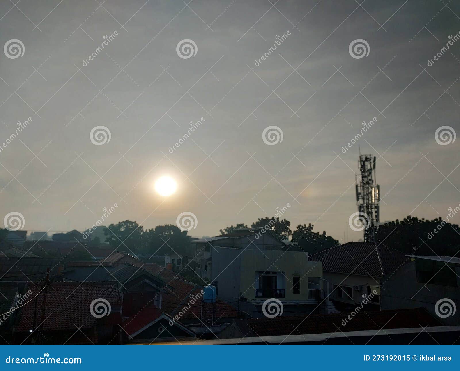 The Sun Rises in the Crowd of the City Stock Image - Image of home ...