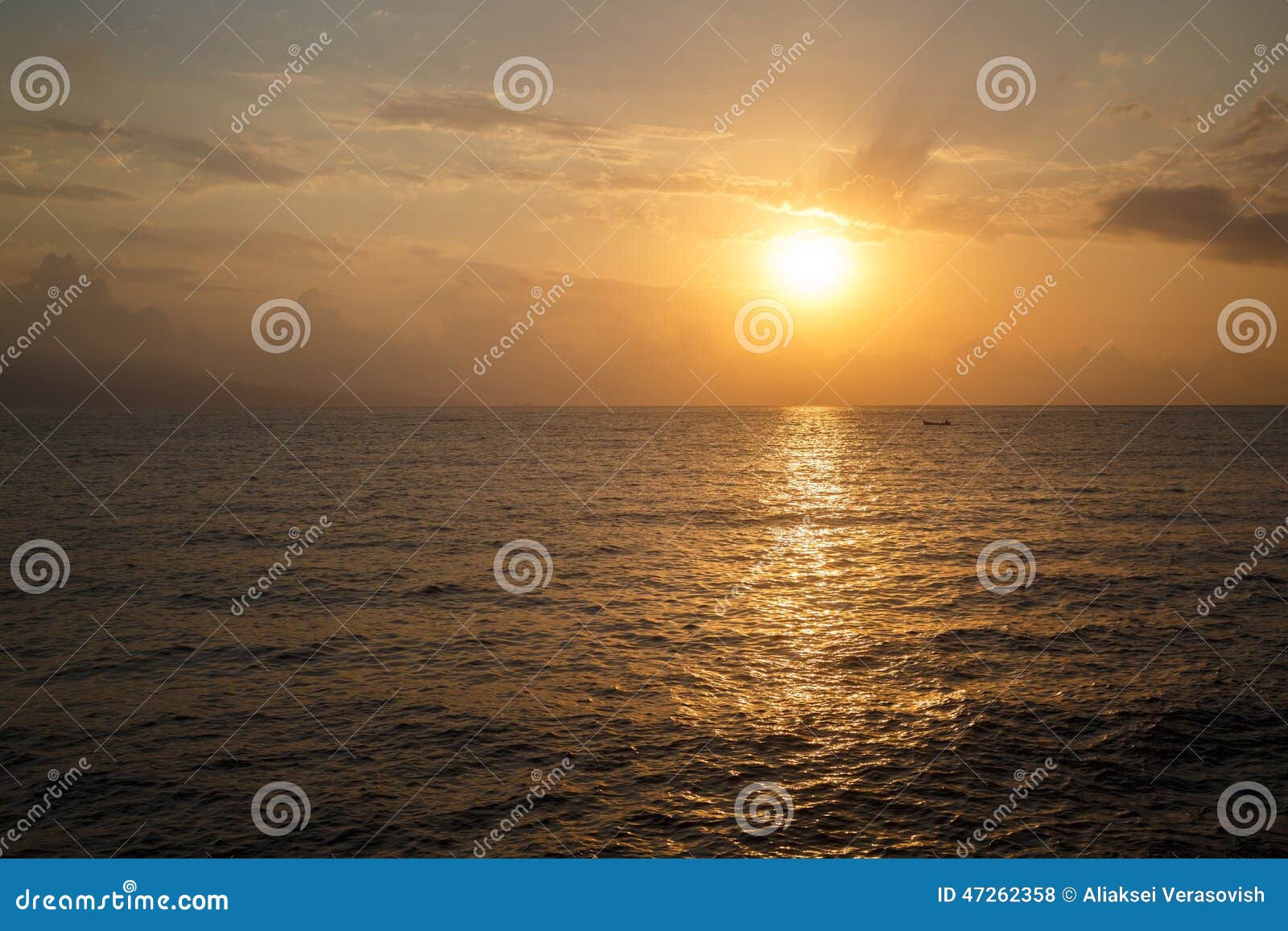 The Sun Rising Over the Sea Stock Photo - Image of season, coast: 47262358