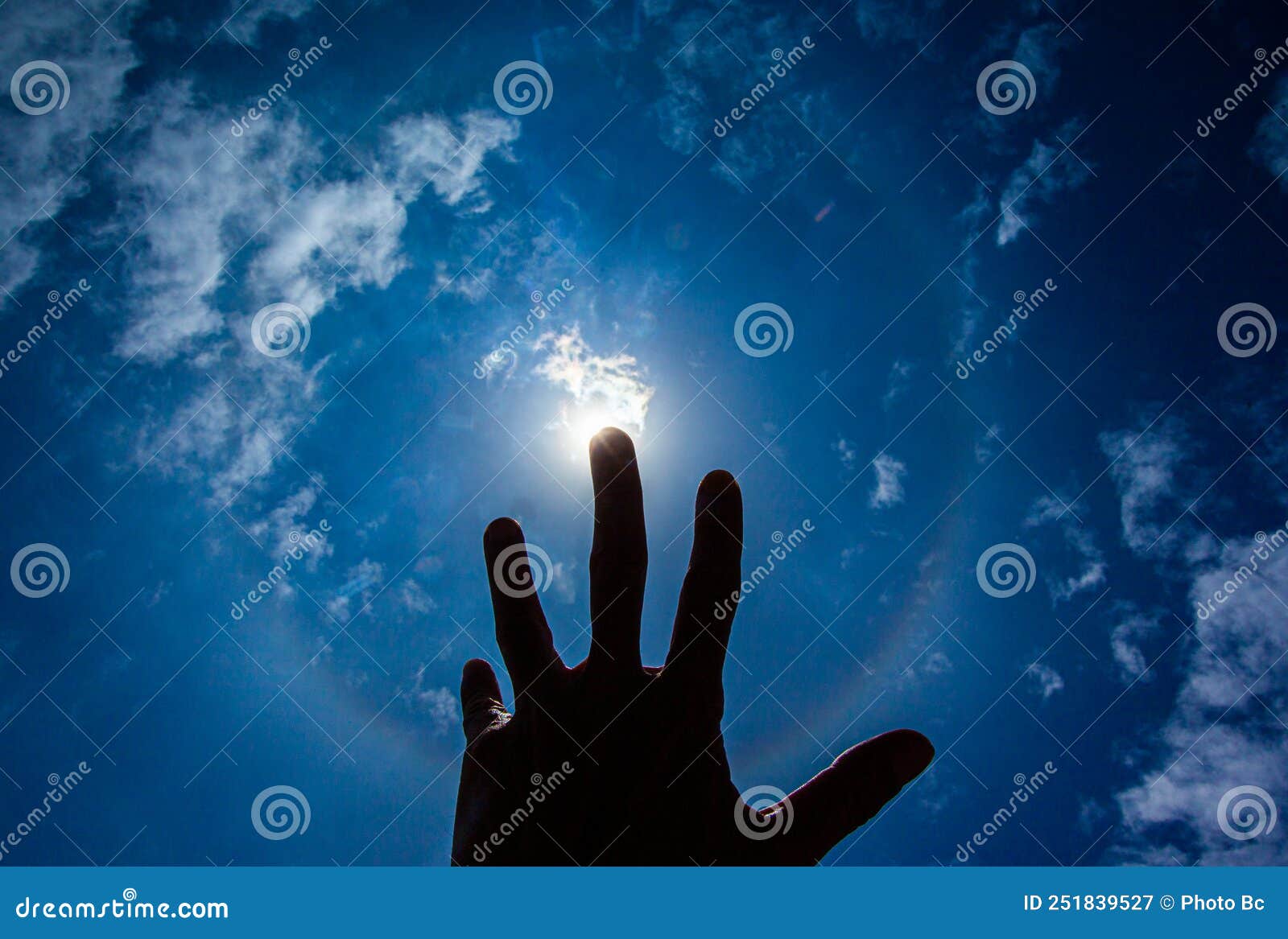 The Sun`s Radius from Optical Phenomenon Stock Image - Image of bright ...