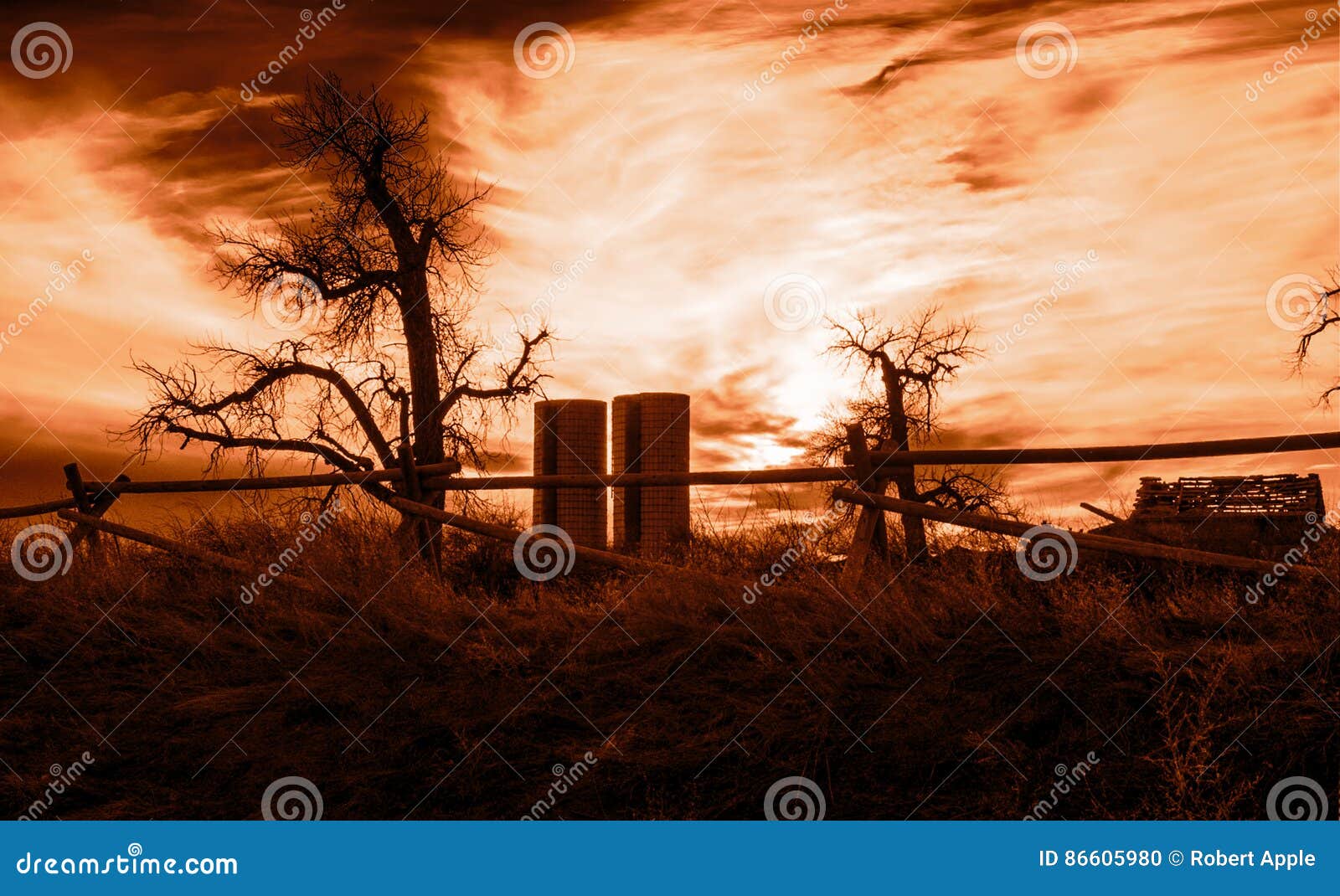 The Sun Sets on the Old Farm Stock Photo - Image of farming, barn: 86605980