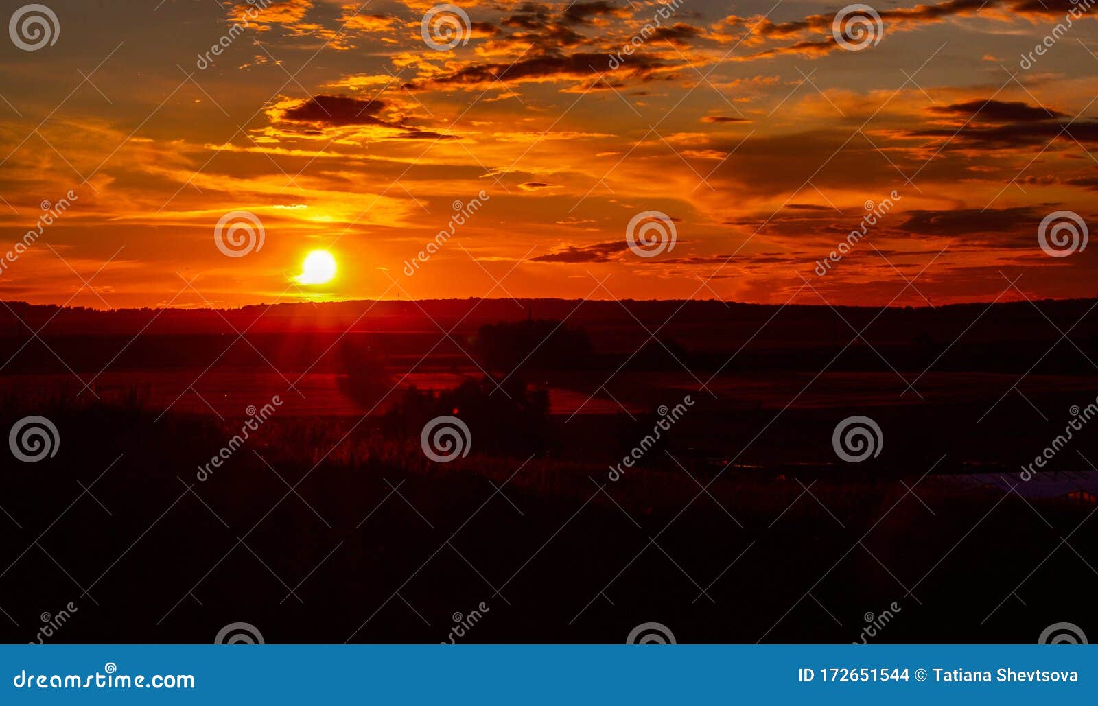 The Sun Sets Over the Horizon Stock Photo - Image of sunset, horizon ...