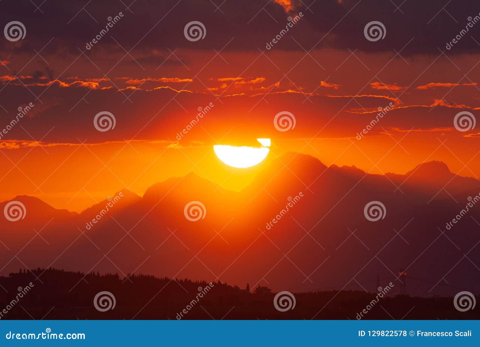 Sun Setting Behind Apuan Alps Stock Photo - Image of tuscany, scenic ...