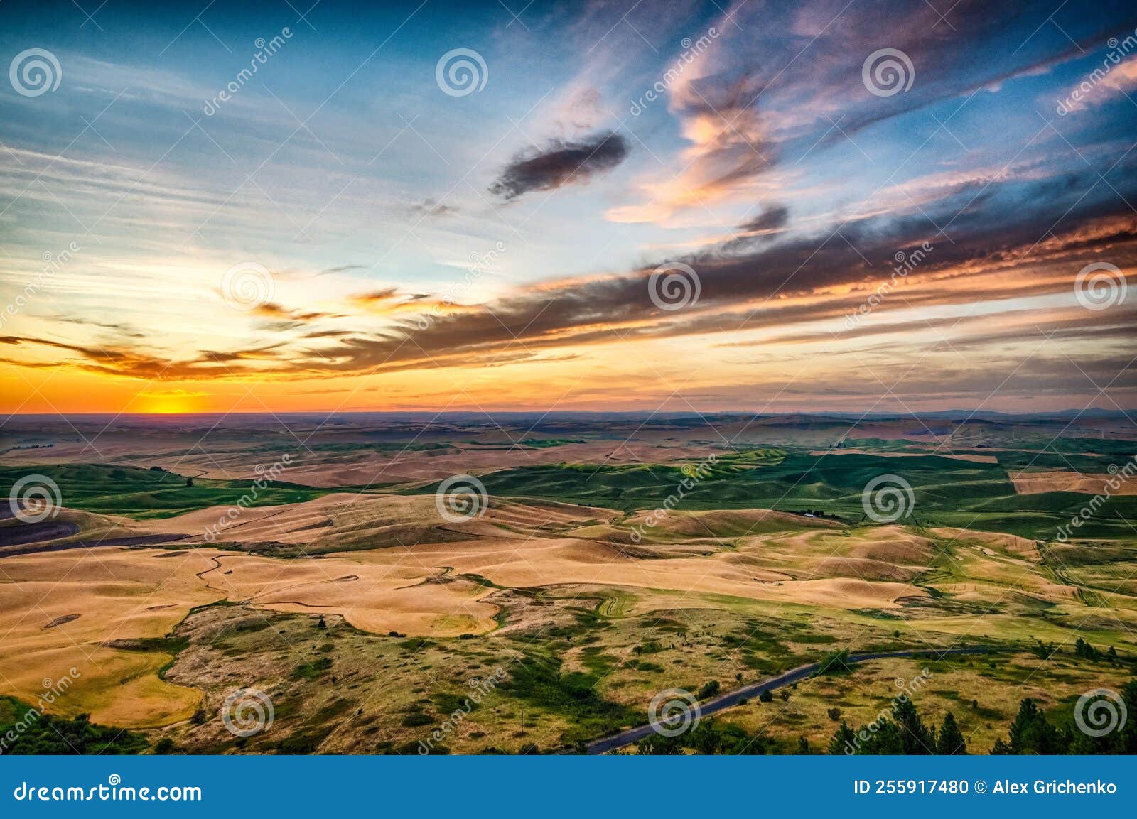Sun Setting Below the Horizon in a Loose Region of Eastern Washington ...