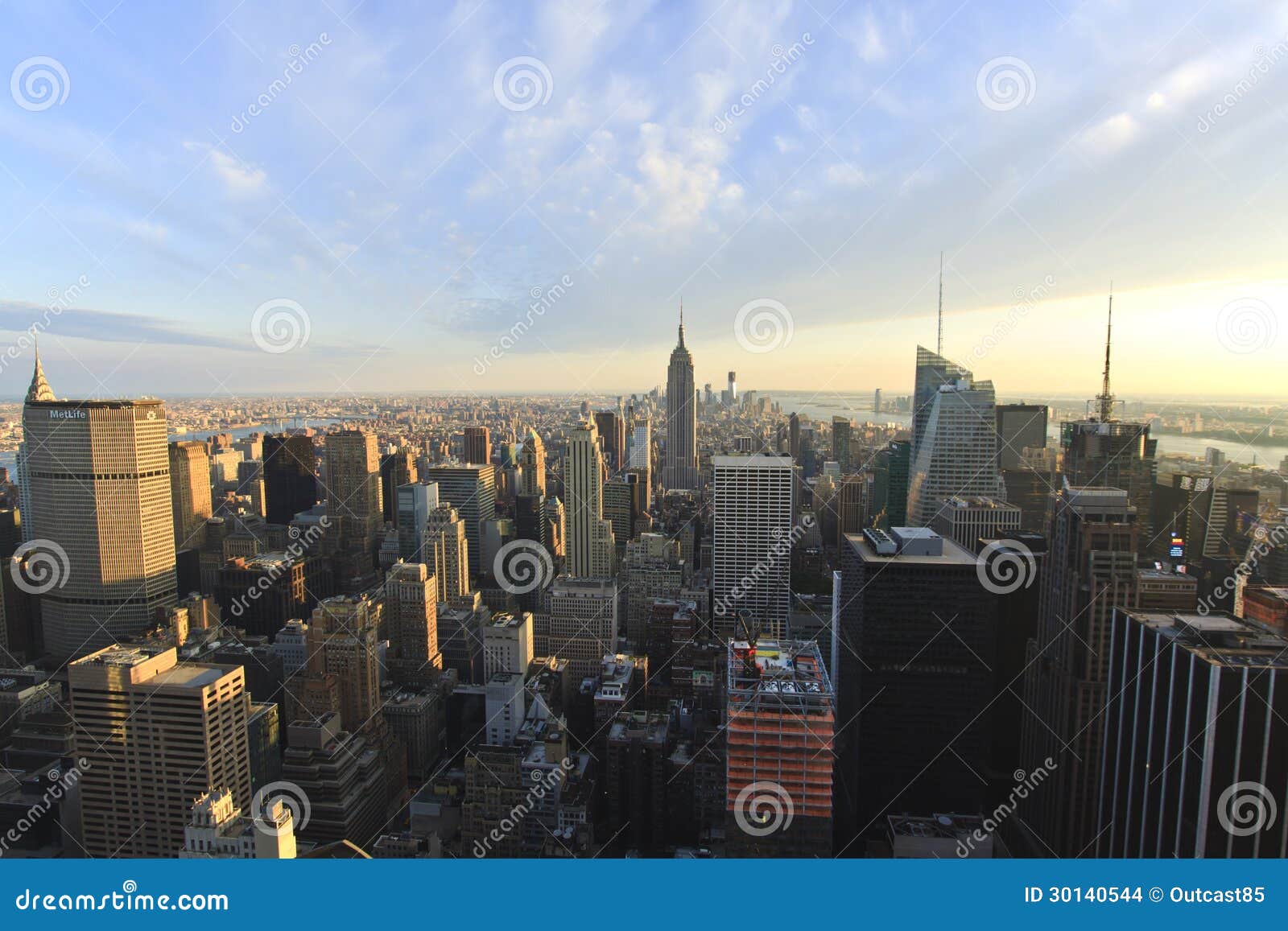 Sunset over Manhattan editorial stock image. Image of building - 30140544