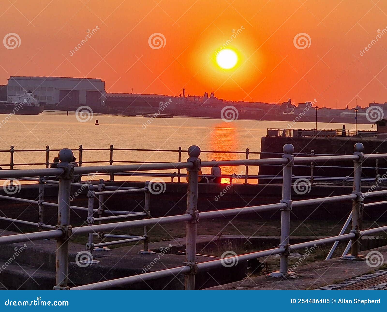 Sun Setting Over the River Mersey on King S Dock 20.45pm United Kingdom ...