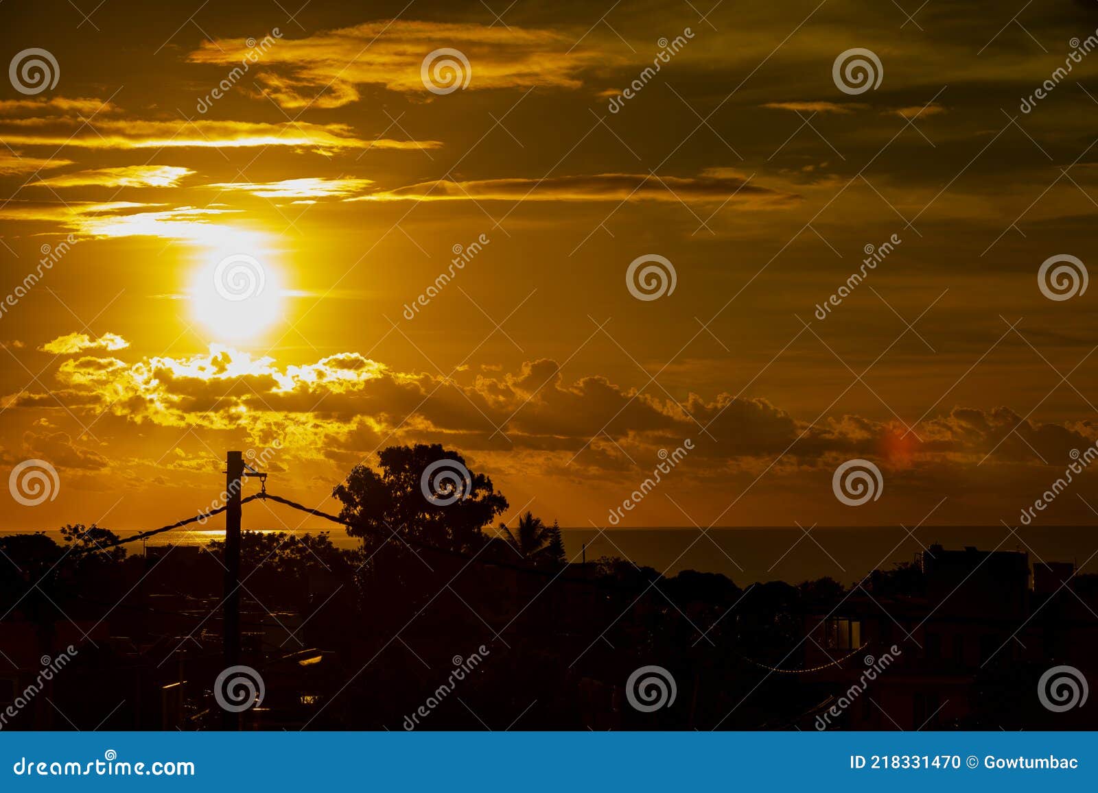 Sun Setting in Horizon Over the Ocean Stock Photo - Image of orange ...