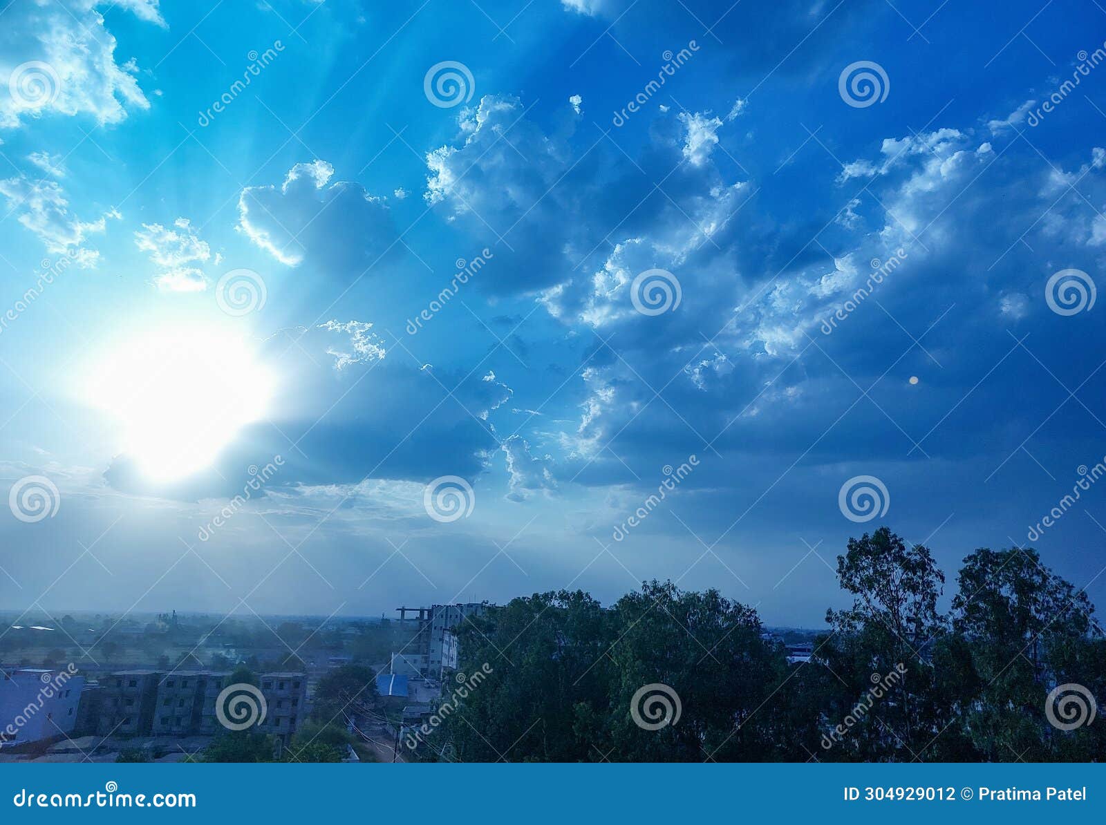 Sun Shining in Daylight Background, Sky Background, Natural Scenery ...