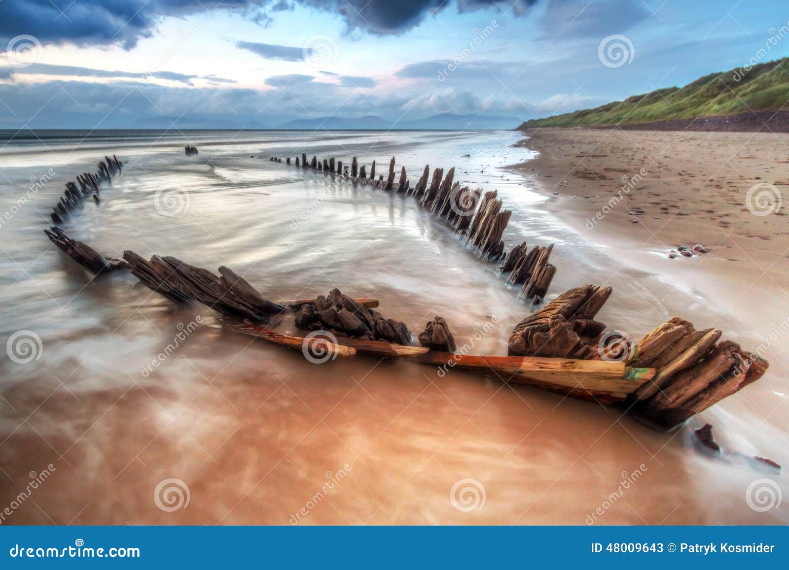 The Sunbeam Ship Wreck on the Beach Stock Image - Image of irish ...