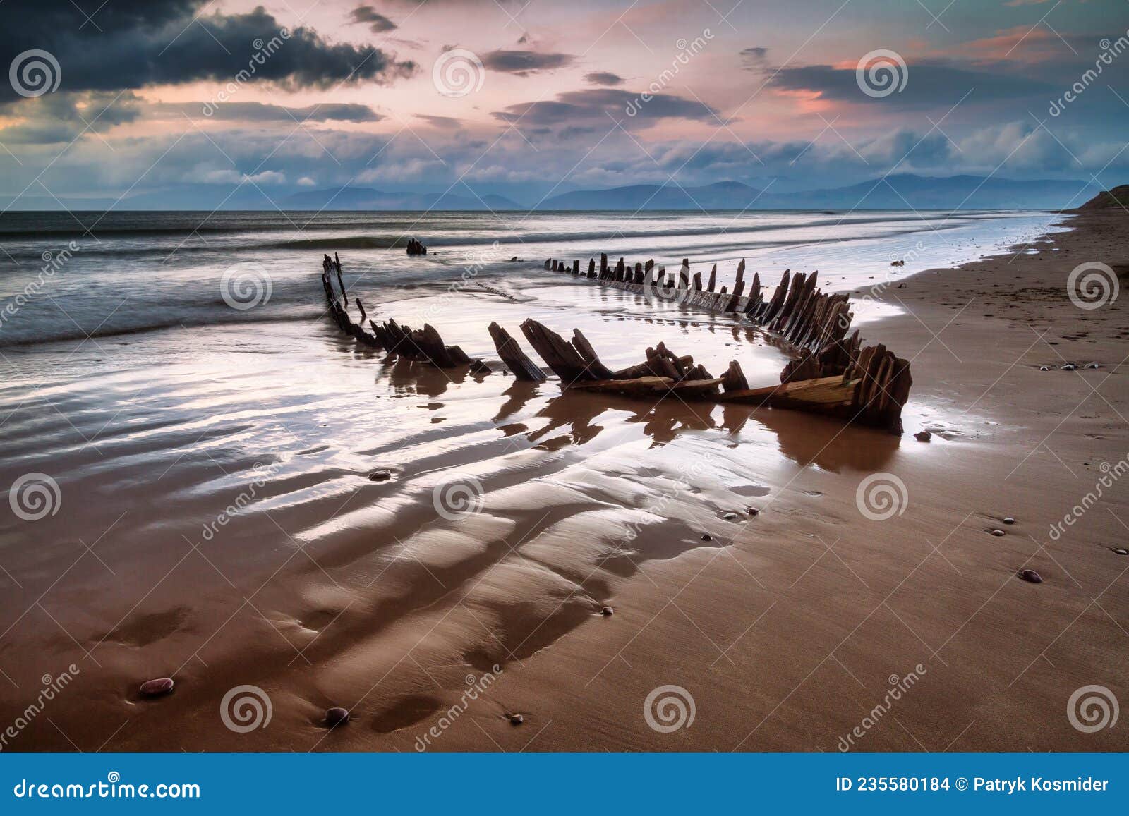 The Sunbeam Ship Wreck on the Rossbeigh Beach at Sunset, Ireland Stock ...
