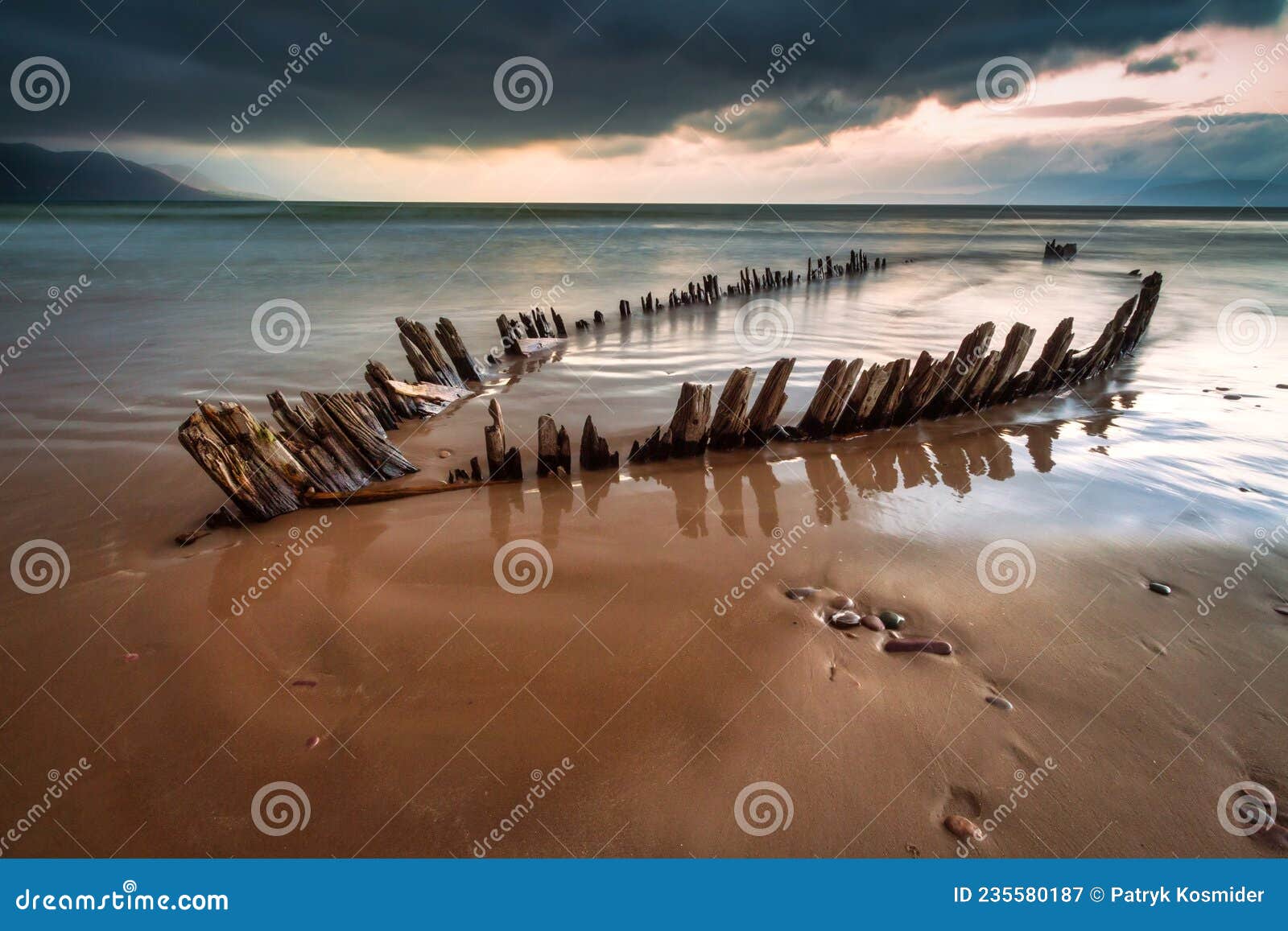 The Sunbeam Ship Wreck on the Rossbeigh Beach at Sunset, Ireland Stock ...