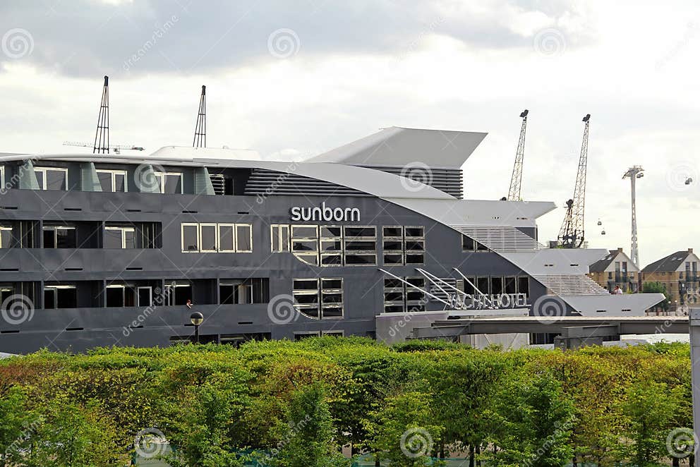 Sunborn游艇旅馆 图库摄影片. 图片 包括有 旅行, 端口, 巡航, 码头, 维多利亚, 浮动, 停泊处 - 57286702