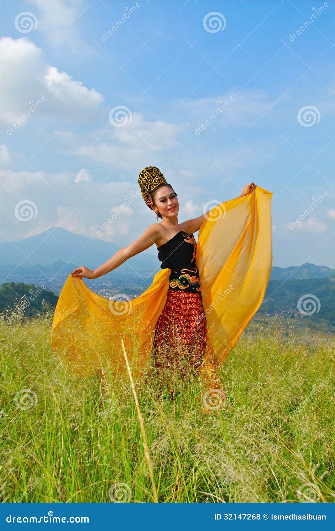 Sunda dancer editorial stock photo. Image of pretty, indonesia - 32147268