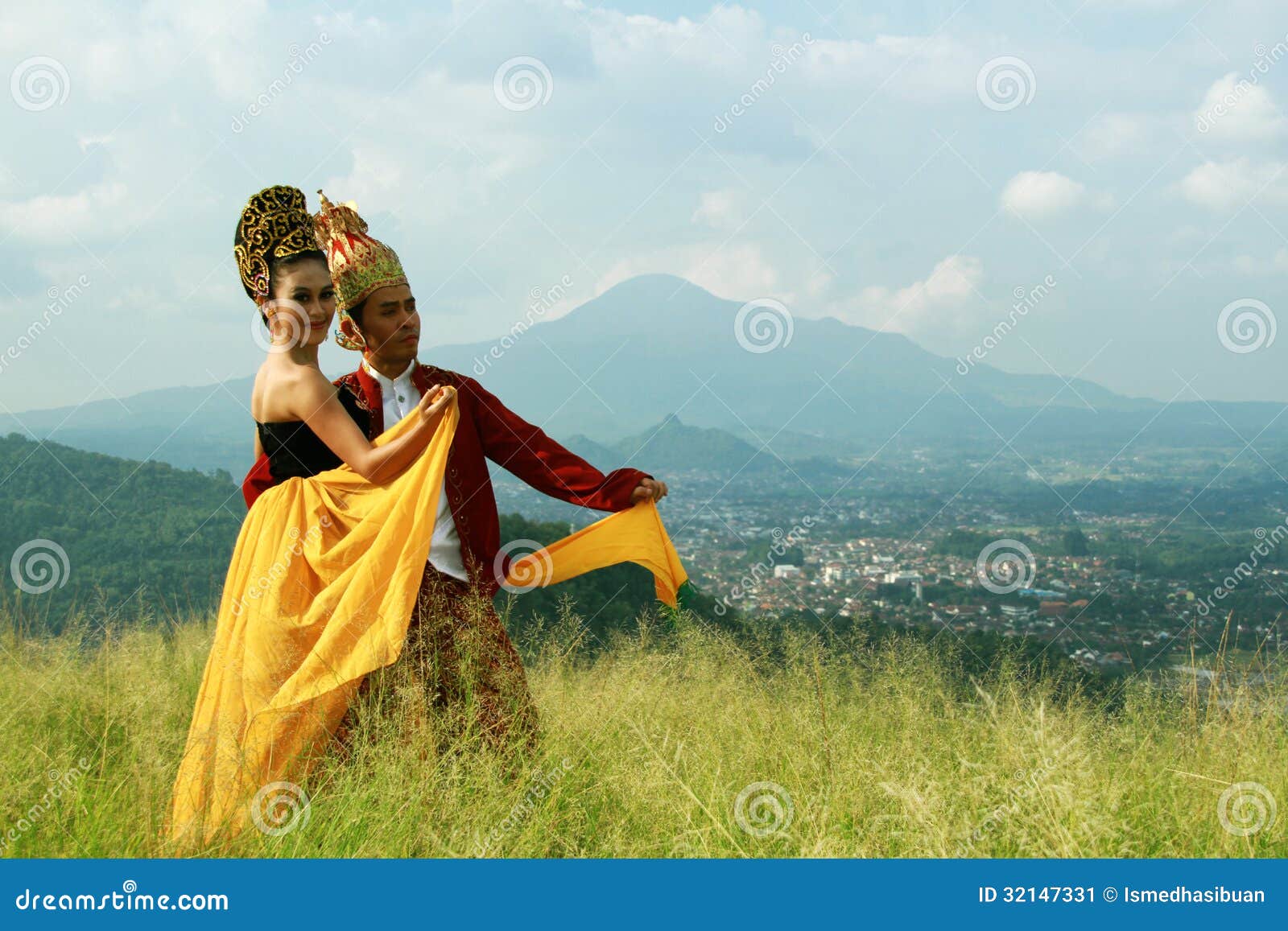 Sunda dancer editorial photo. Image of handsome, traditional - 32147331