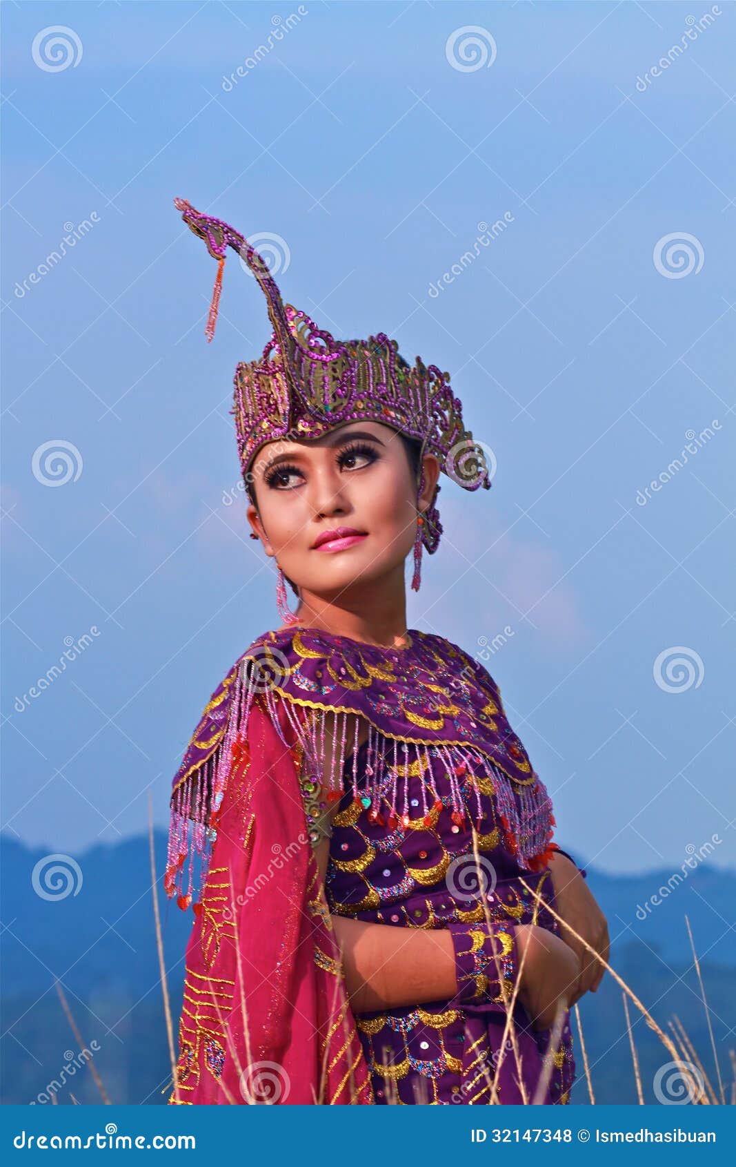 Sunda dancer editorial stock photo. Image of dancers - 32147348