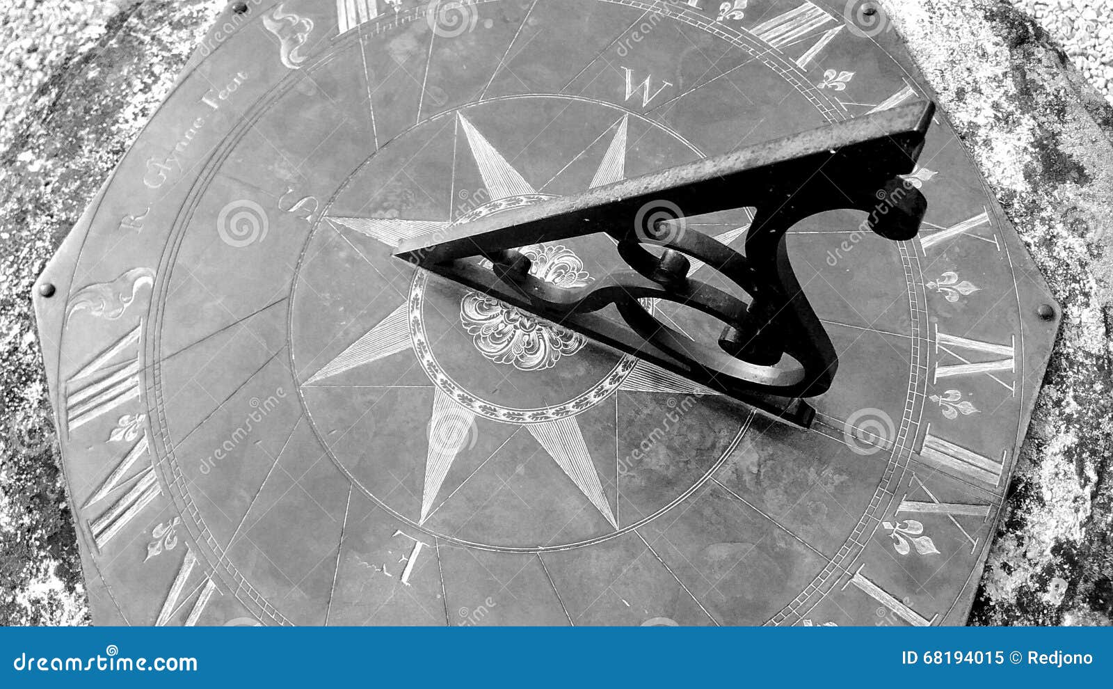 Sundial Round Black White Stock Photos - Free & Royalty-Free Stock ...