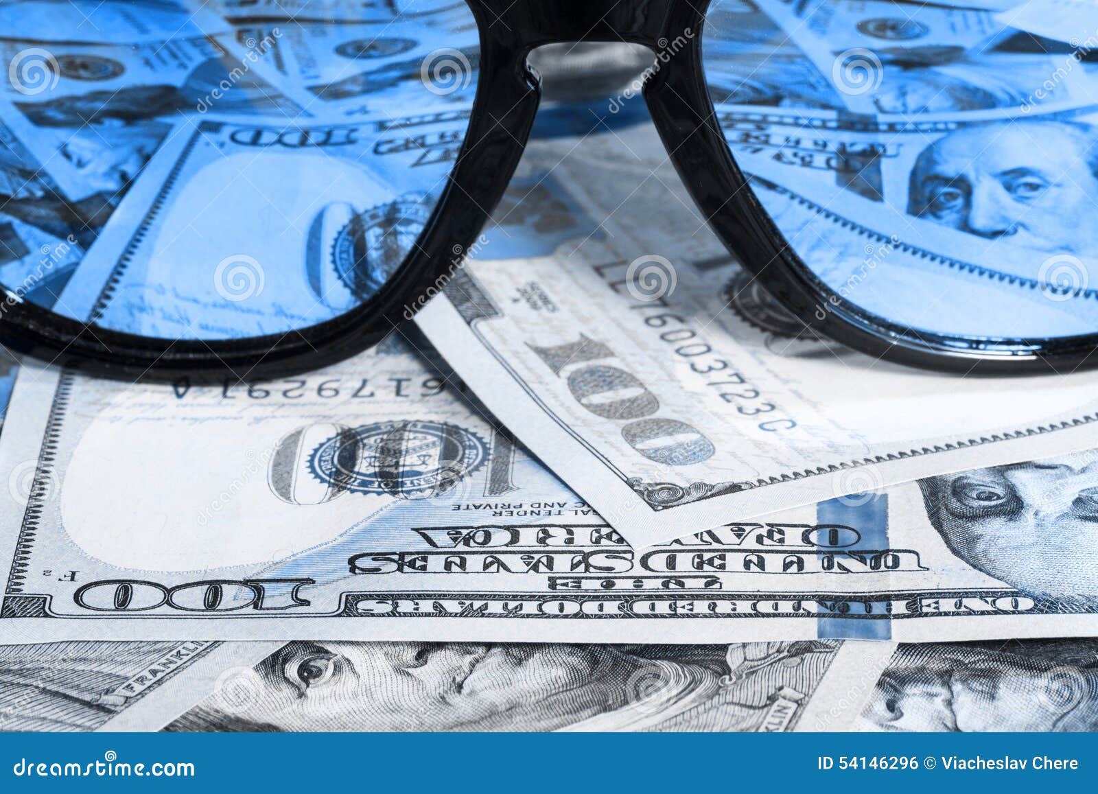 Sunglasses Reflecting Money Stock Photo - Image of accessory, banknote ...
