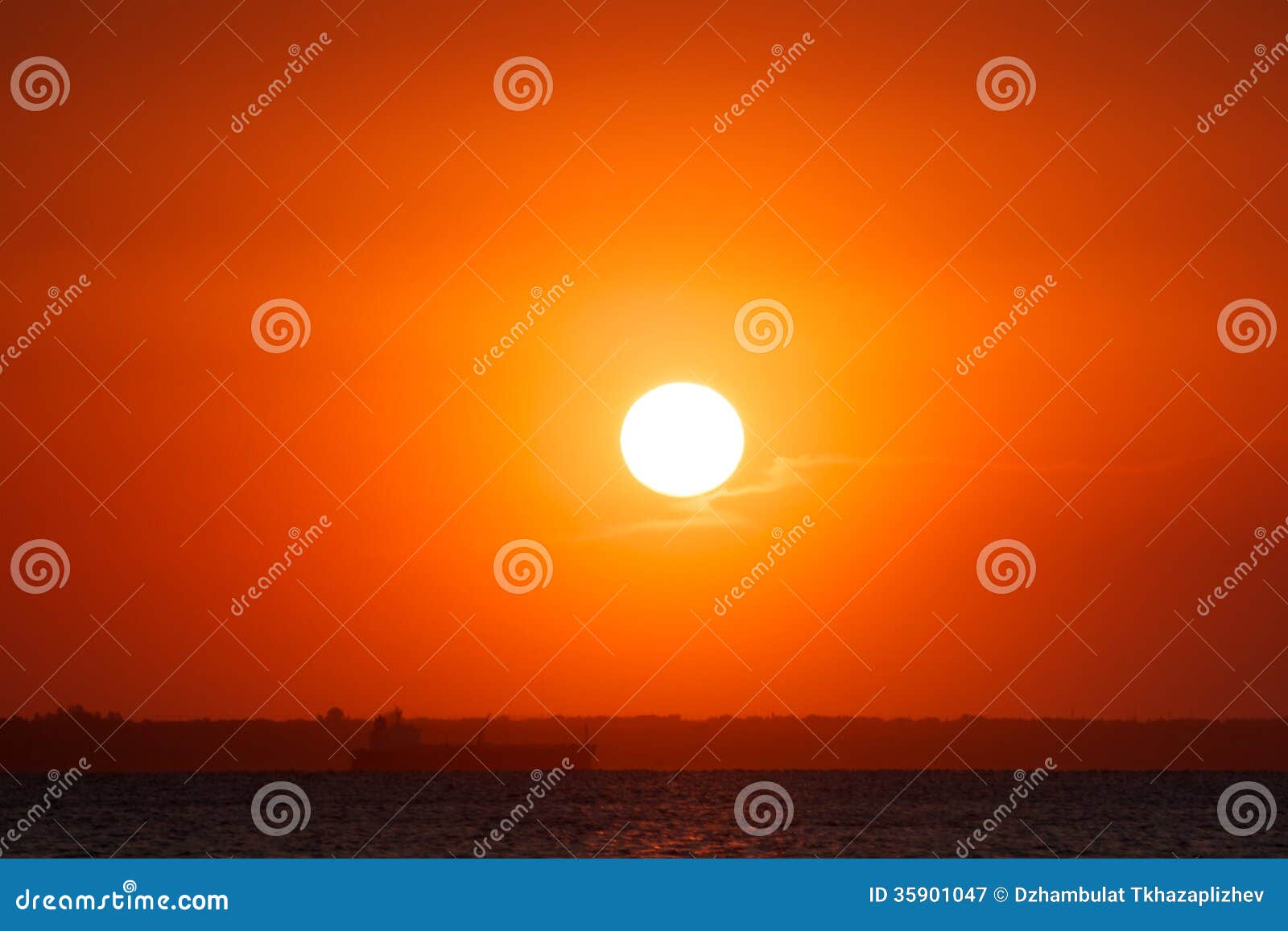 Sunise stock image. Image of abstract, sunlight, horizon - 35901047