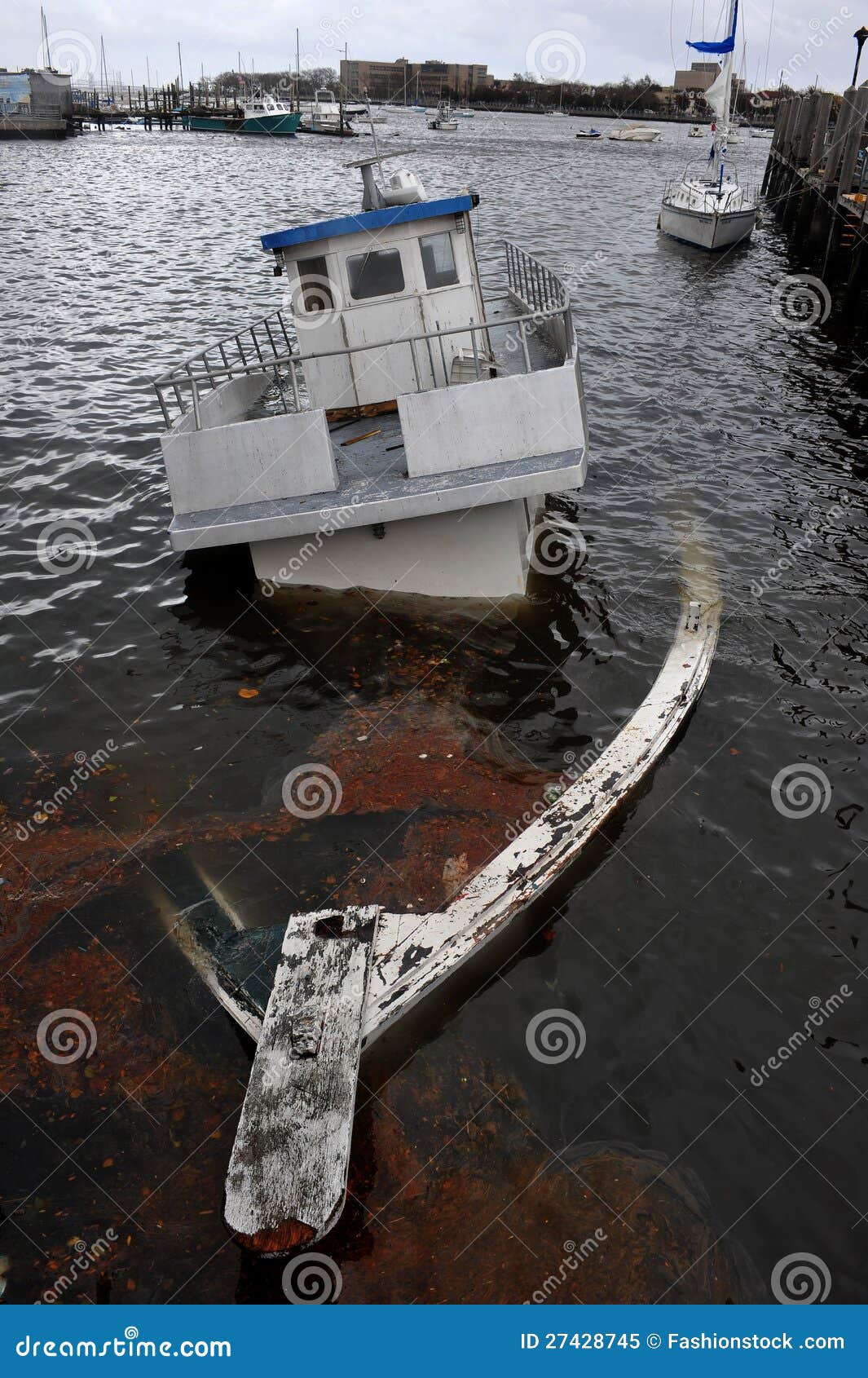 Sunk Boat in the Sheepsheadbay Channel Editorial Image - Image of city ...