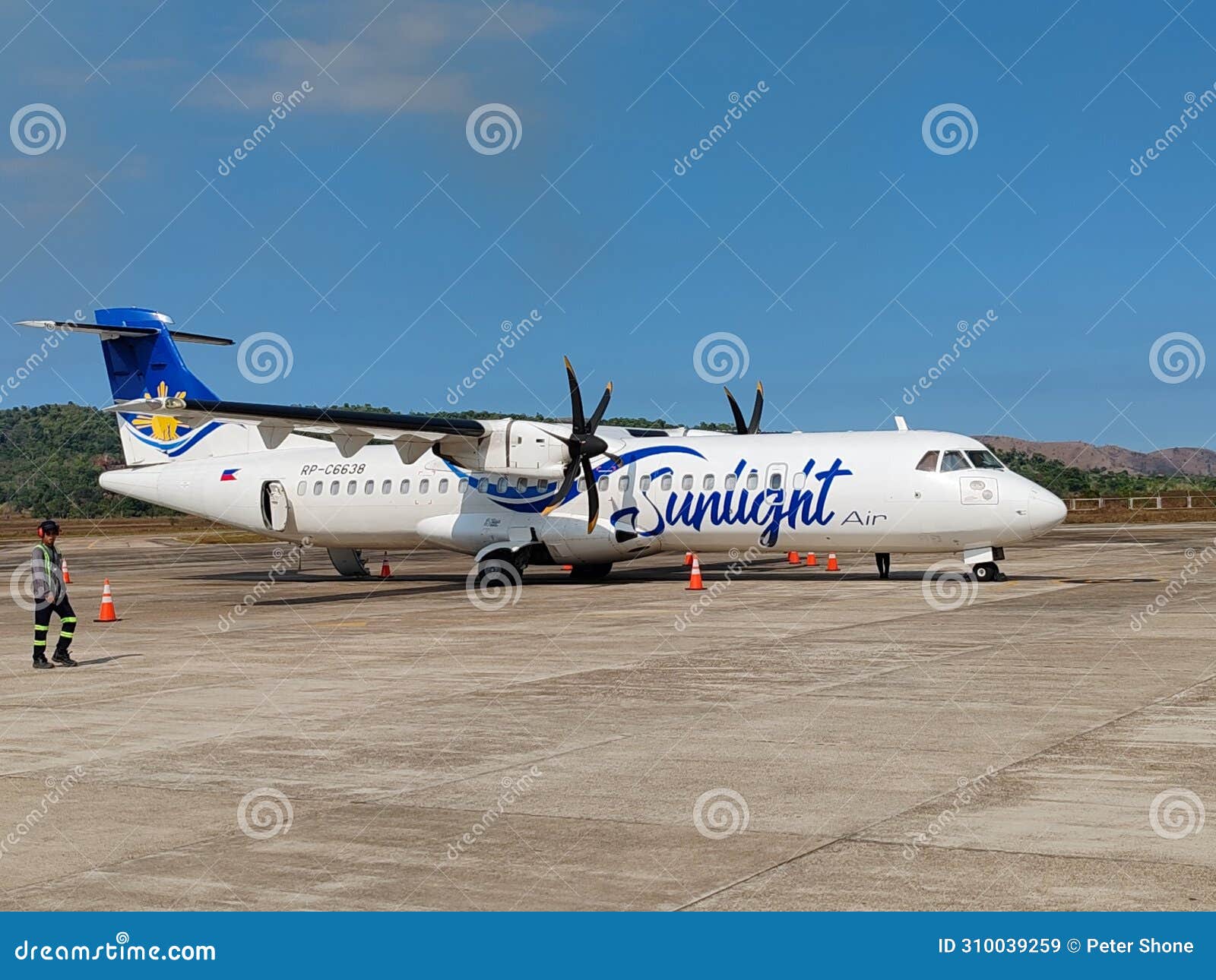 Sunlight Air ATR 72-500 Aircraft Editorial Stock Image - Image of ...