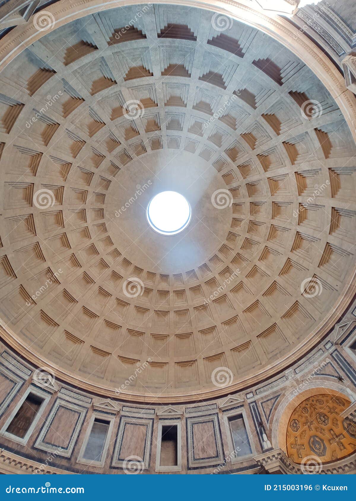 Sunlight Beaming through the Hole in the Dome of Pantheon Editorial ...