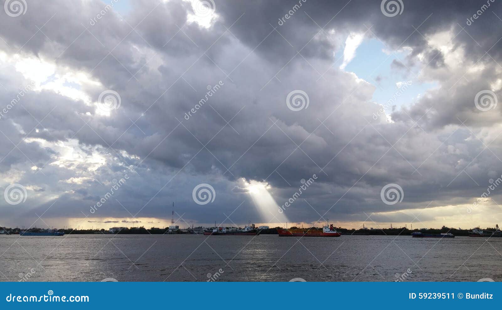 Cloud Tunnel Stock Photos - Download 3,073 Royalty Free Photos