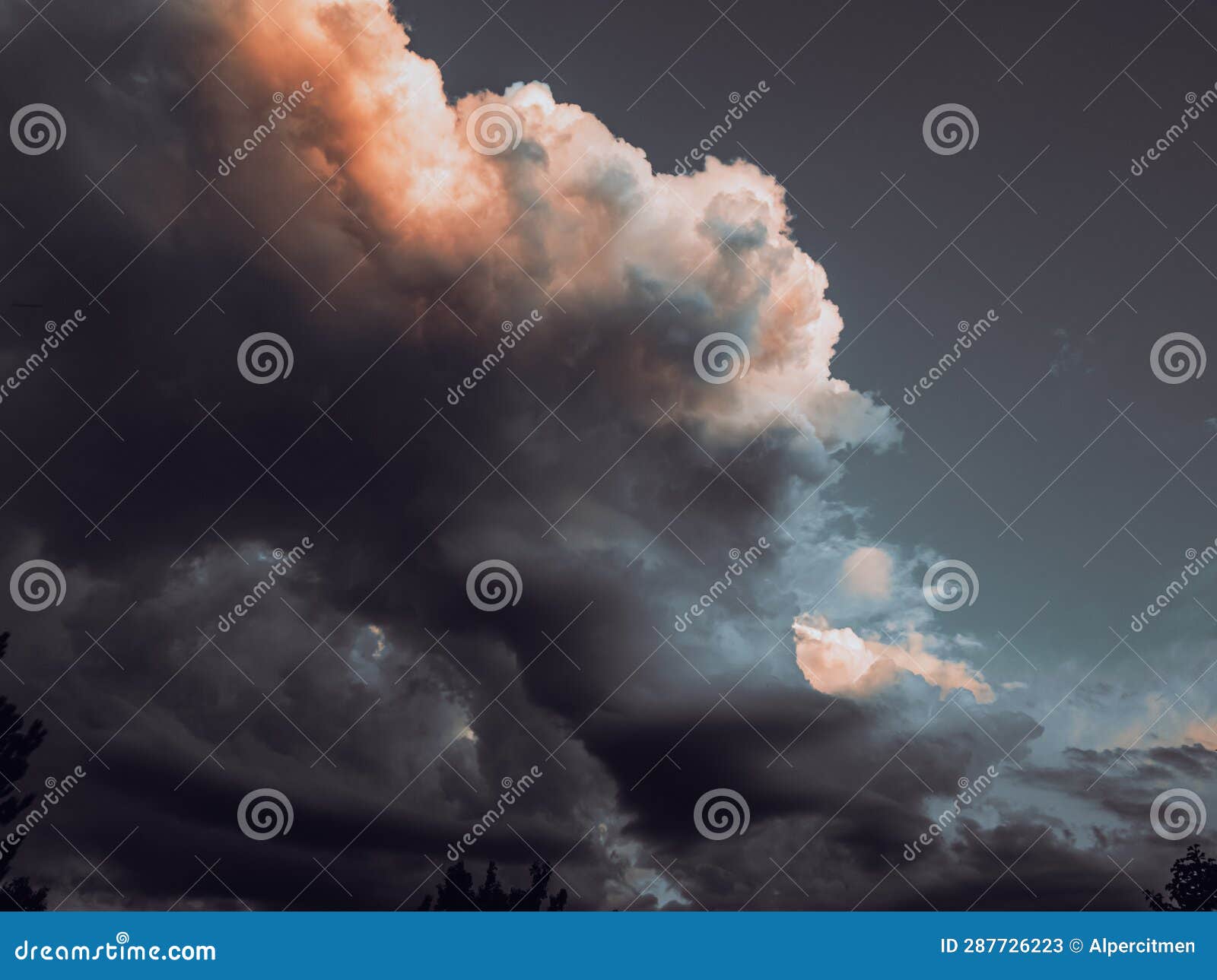 Sunlight Hitting the Dark Clouds, the Sky Stock Image - Image of dusk ...