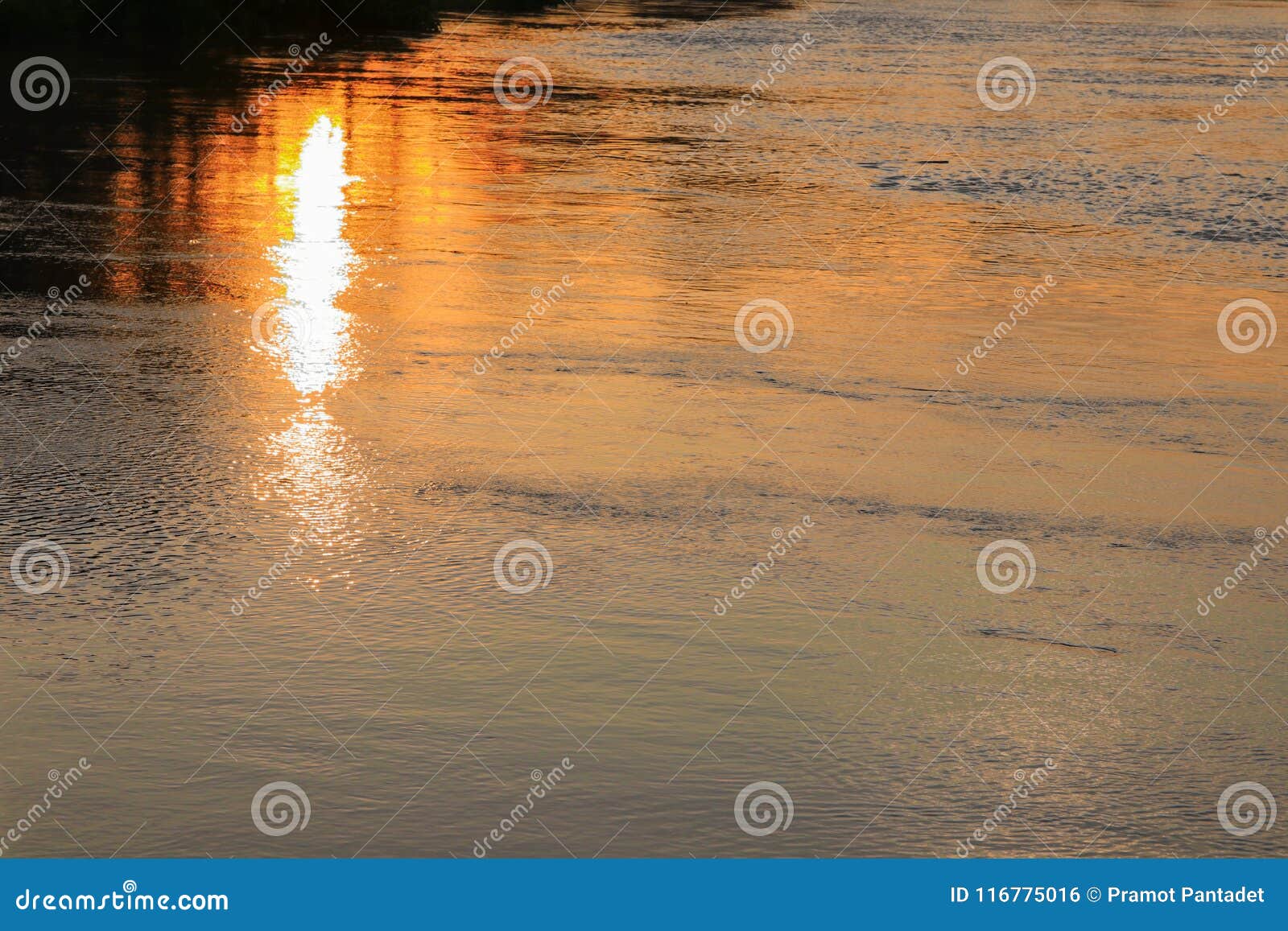 Sunlight Reflect River. Sunset the Twilight Time Beautiful Nature Stock ...