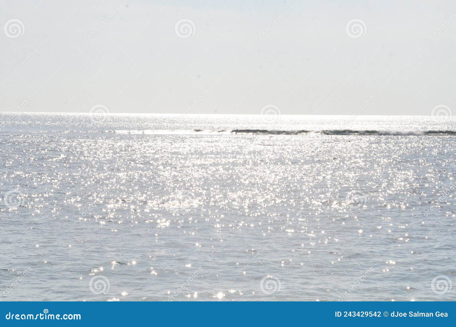 Sunlight Reflection on the Sea Surface Stock Photo - Image of banda ...