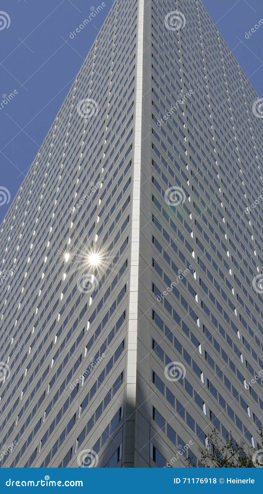 Sunlight Reflections in Windows of Skyscraper Building Stock Photo ...