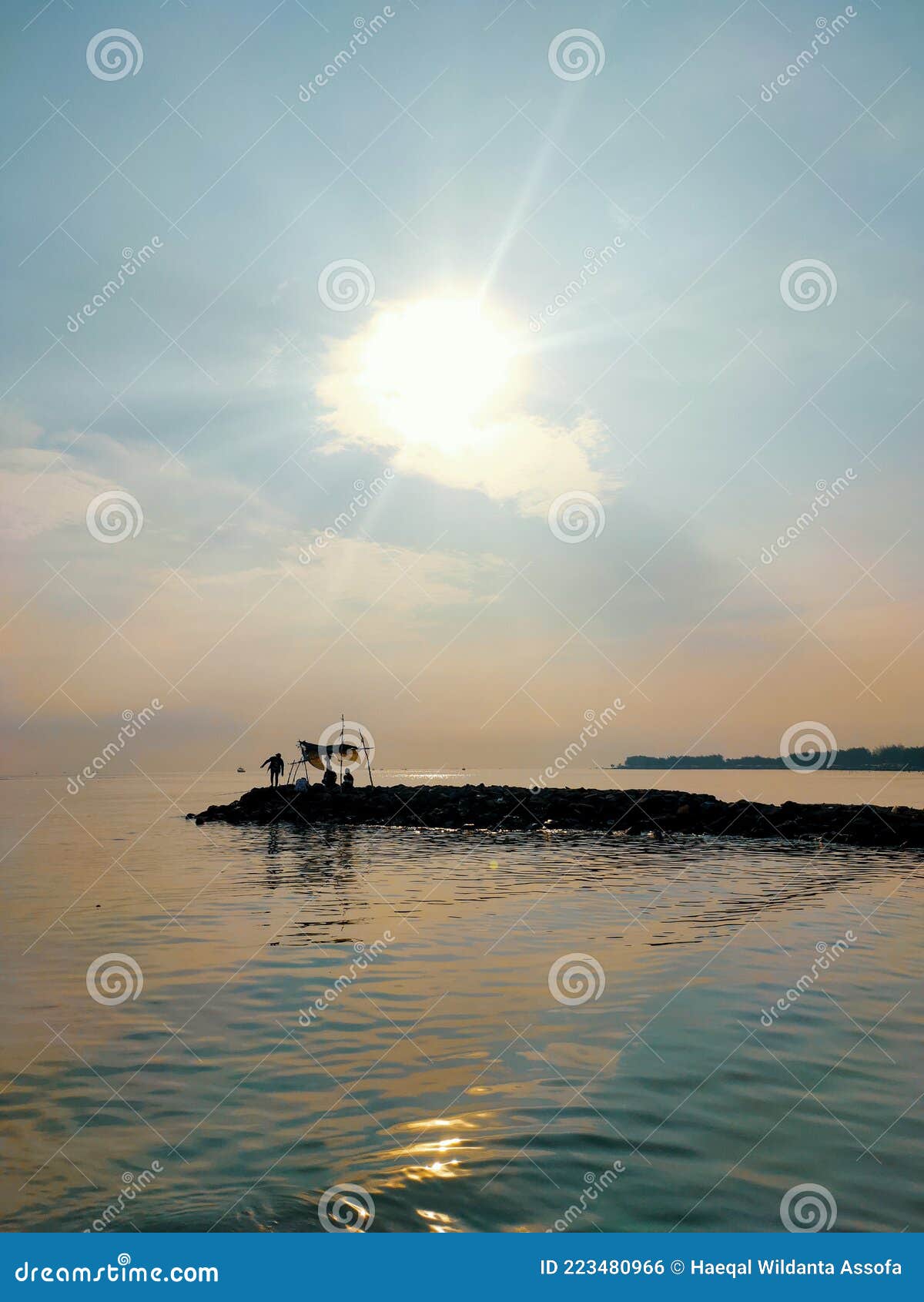 Sunlight Rising in the Beach Stock Photo - Image of morning, evening ...