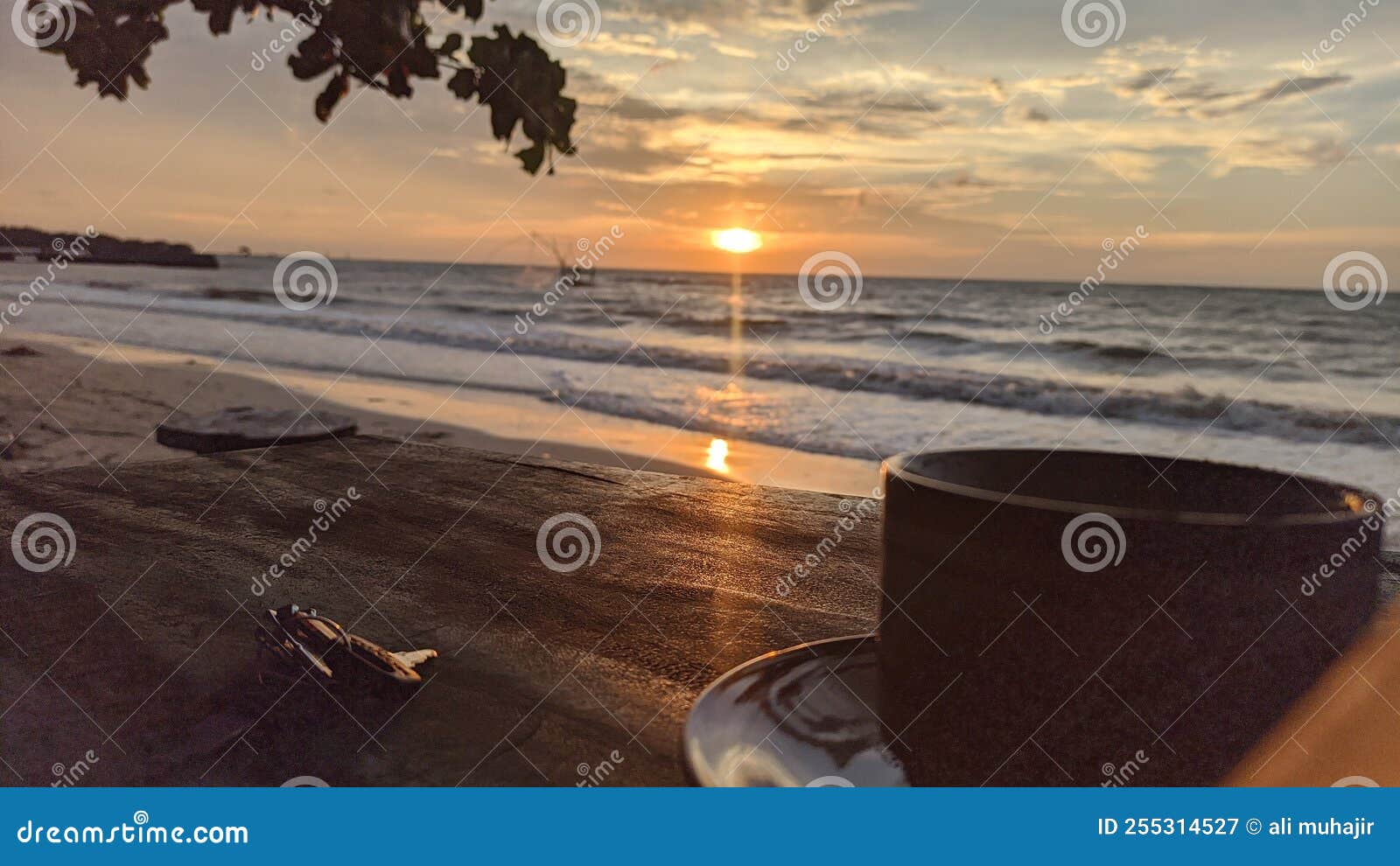 Sunset Light of the Ocean View in the Beach Stock Image - Image of ...