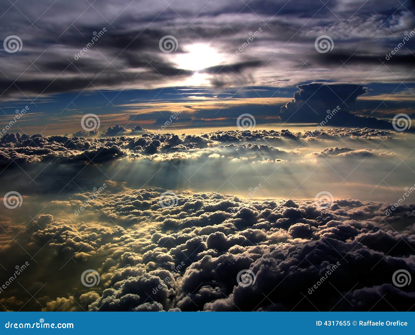 Sunlit clouds in horizon stock image. Image of sunrise - 4317655