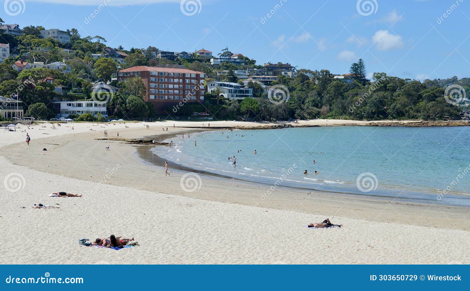 Sunny Day at the Balmoral Beach in Sydney Harbour, Australia Stock ...