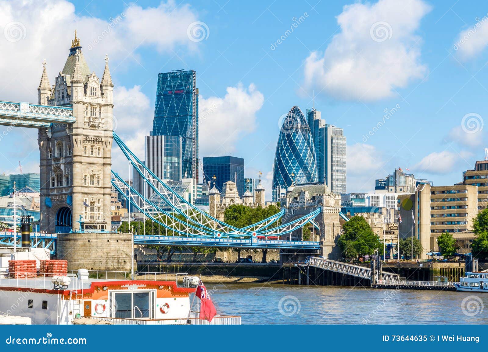 Sunny Day at Tower Bridge stock image. Image of london - 73644635