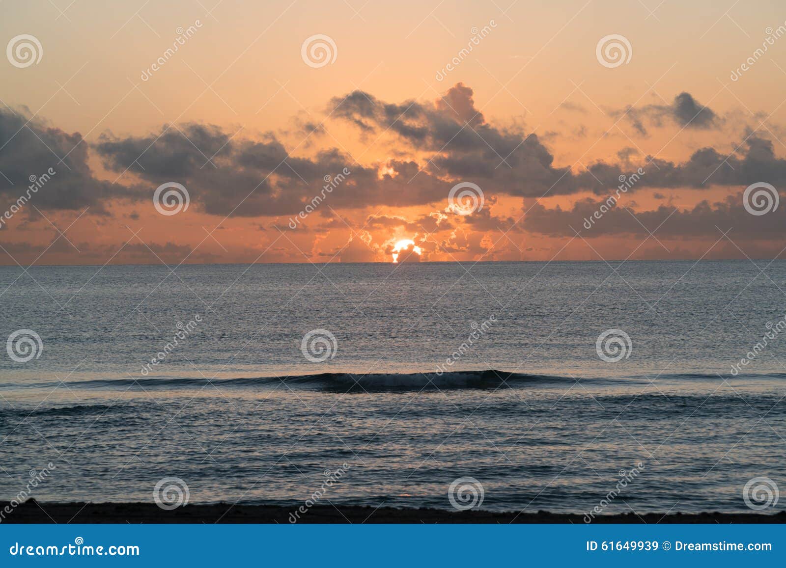 Sunny Isles Beach Sunset imagen de archivo. Imagen de nubes - 61649939
