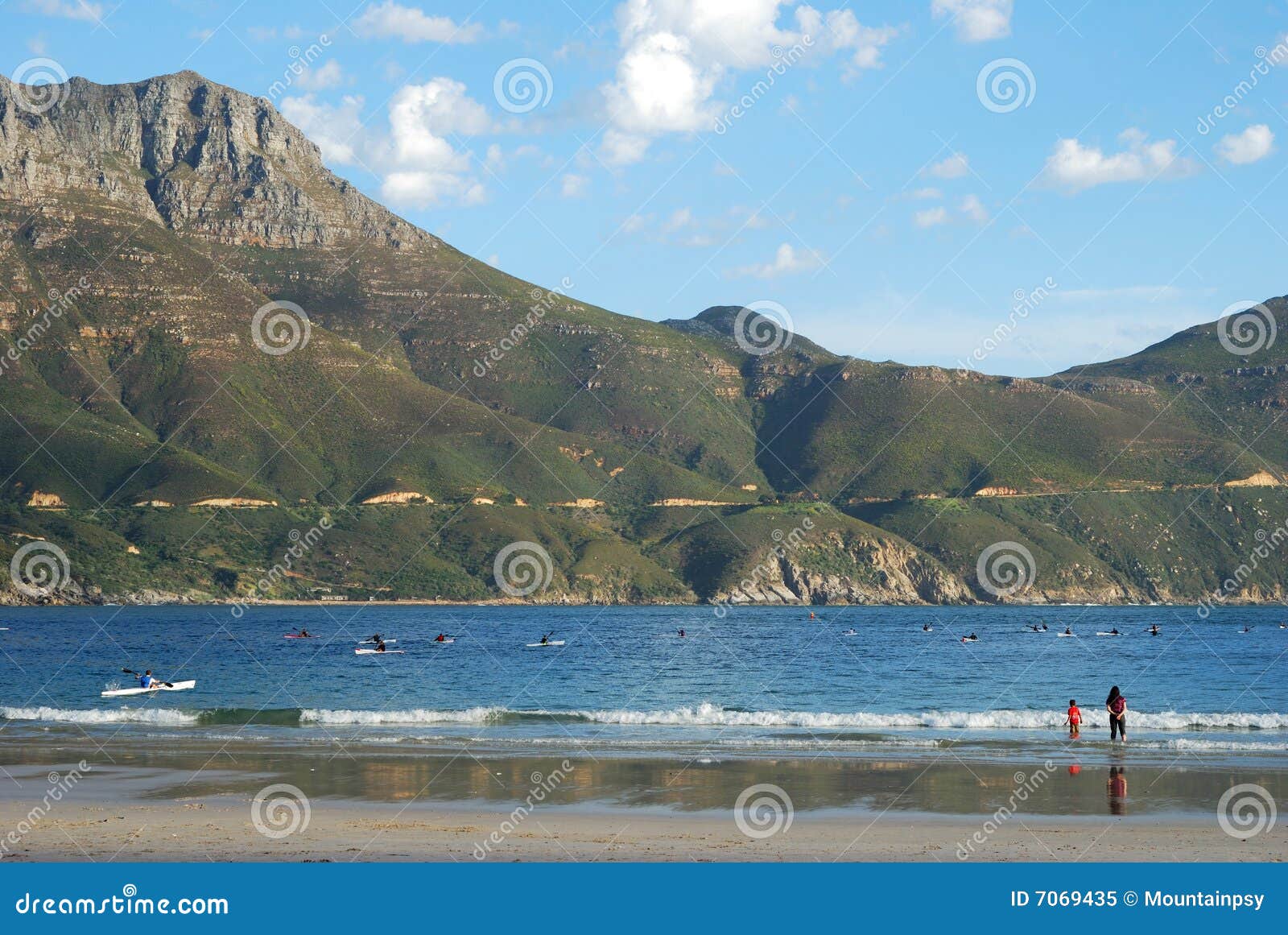 Sunny Spring Day at the Beach. Stock Image - Image of kayak, hout: 7069435