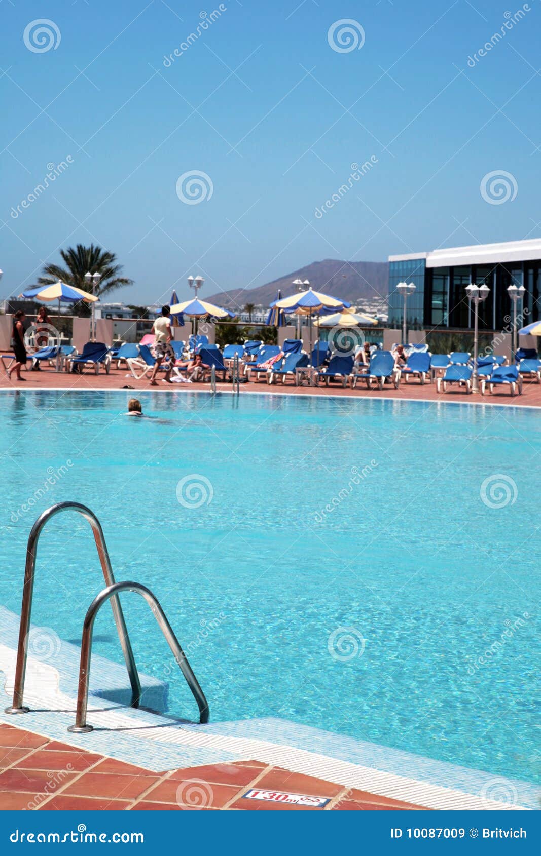 Sunny swimming pool stock image. Image of home, beautiful - 10087009