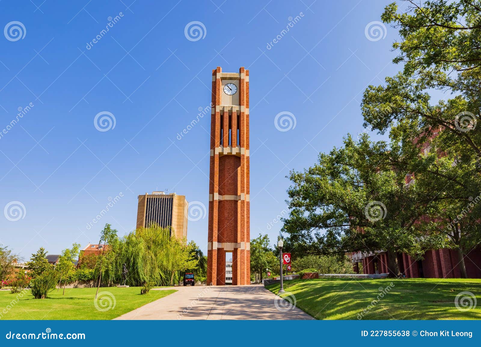 Sunny View of the Clock Tower of the University of Oklahoma Editorial ...