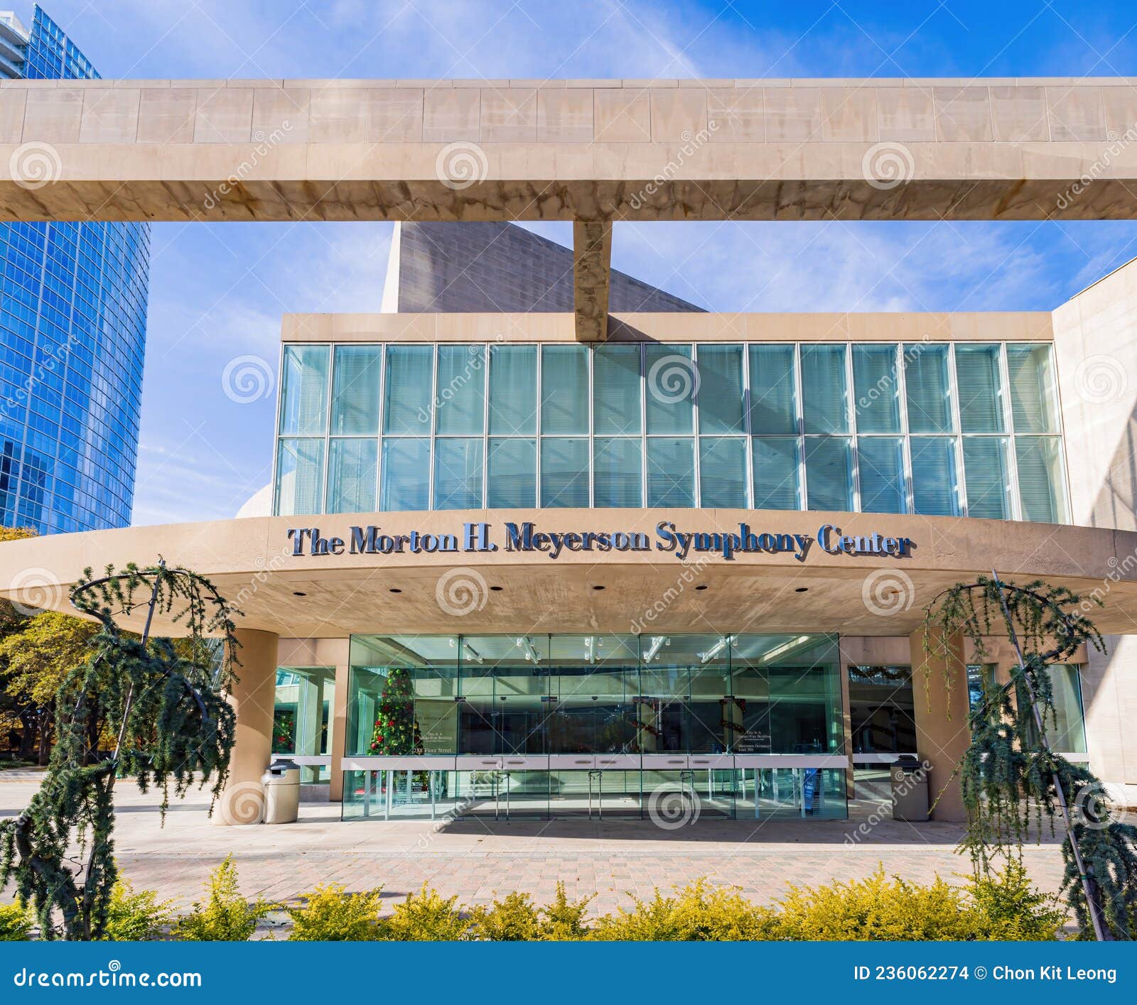 Sunny View of the Dallas Symphony Orchestra Editorial Stock Image ...