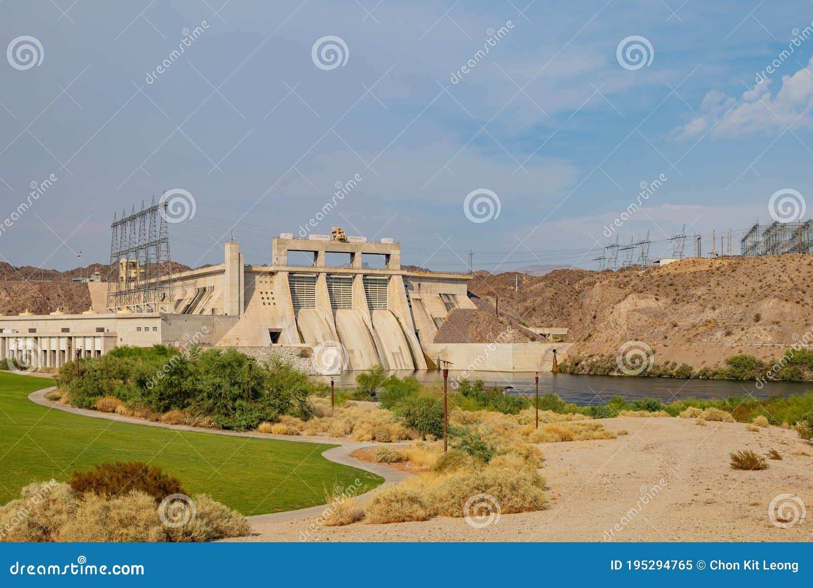 Sunny View of the Davis Dam Stock Image - Image of 2020, bullhead ...