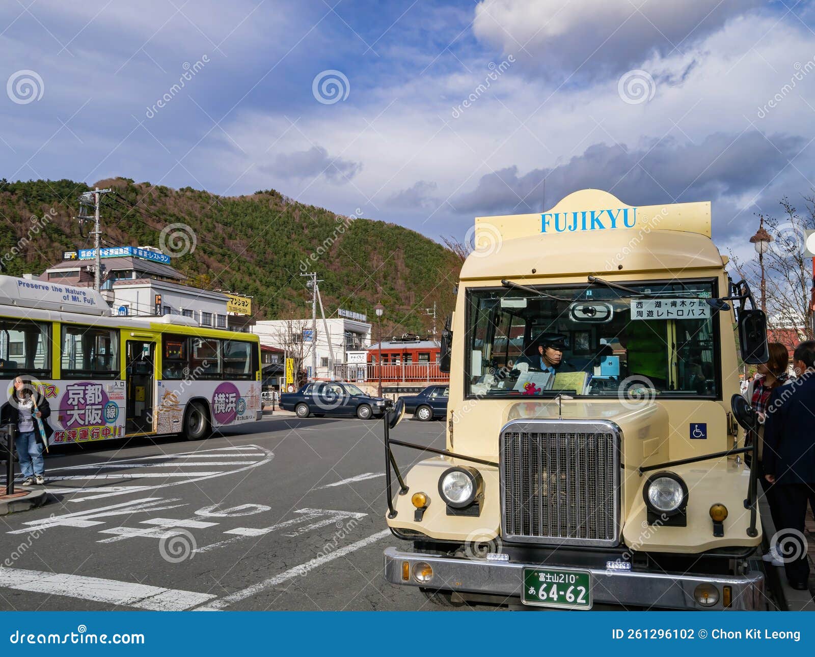 Sunny View of the Fujikyu Shuttle Bus Editorial Photography - Image of ...