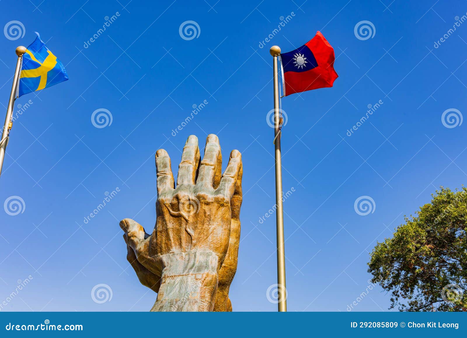 Sunny View of the Praying Hands of Oral Roberts University Stock Image ...