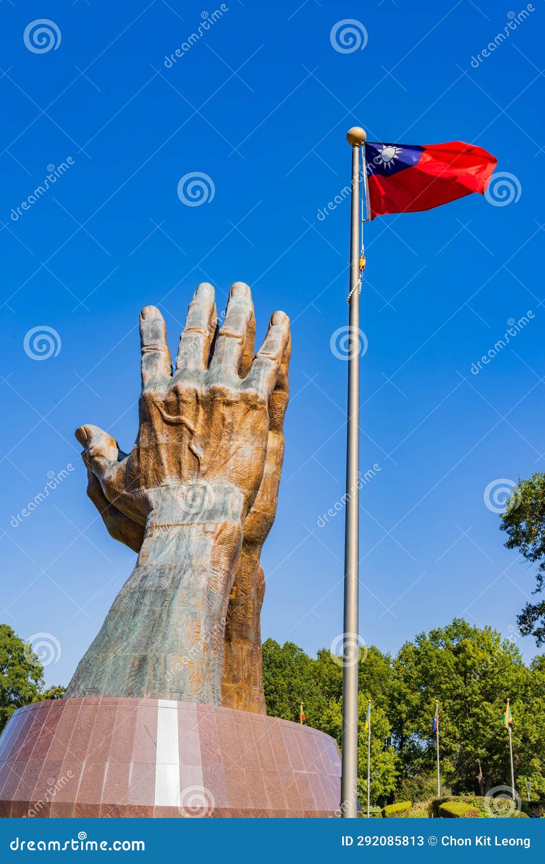 Sunny View of the Praying Hands of Oral Roberts University Stock Image ...