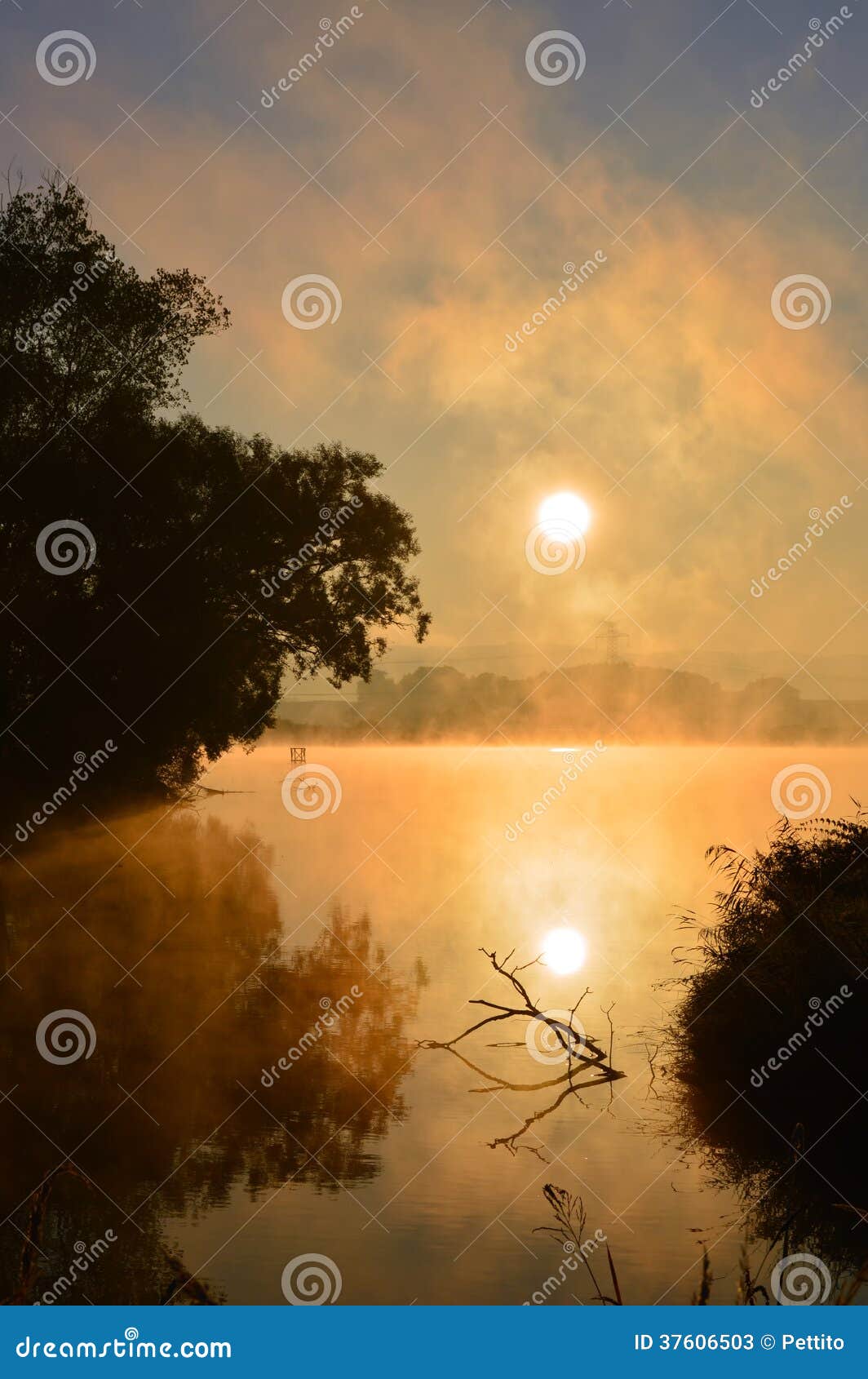 Sunrise above the pond stock image. Image of sunset, fall - 37606503