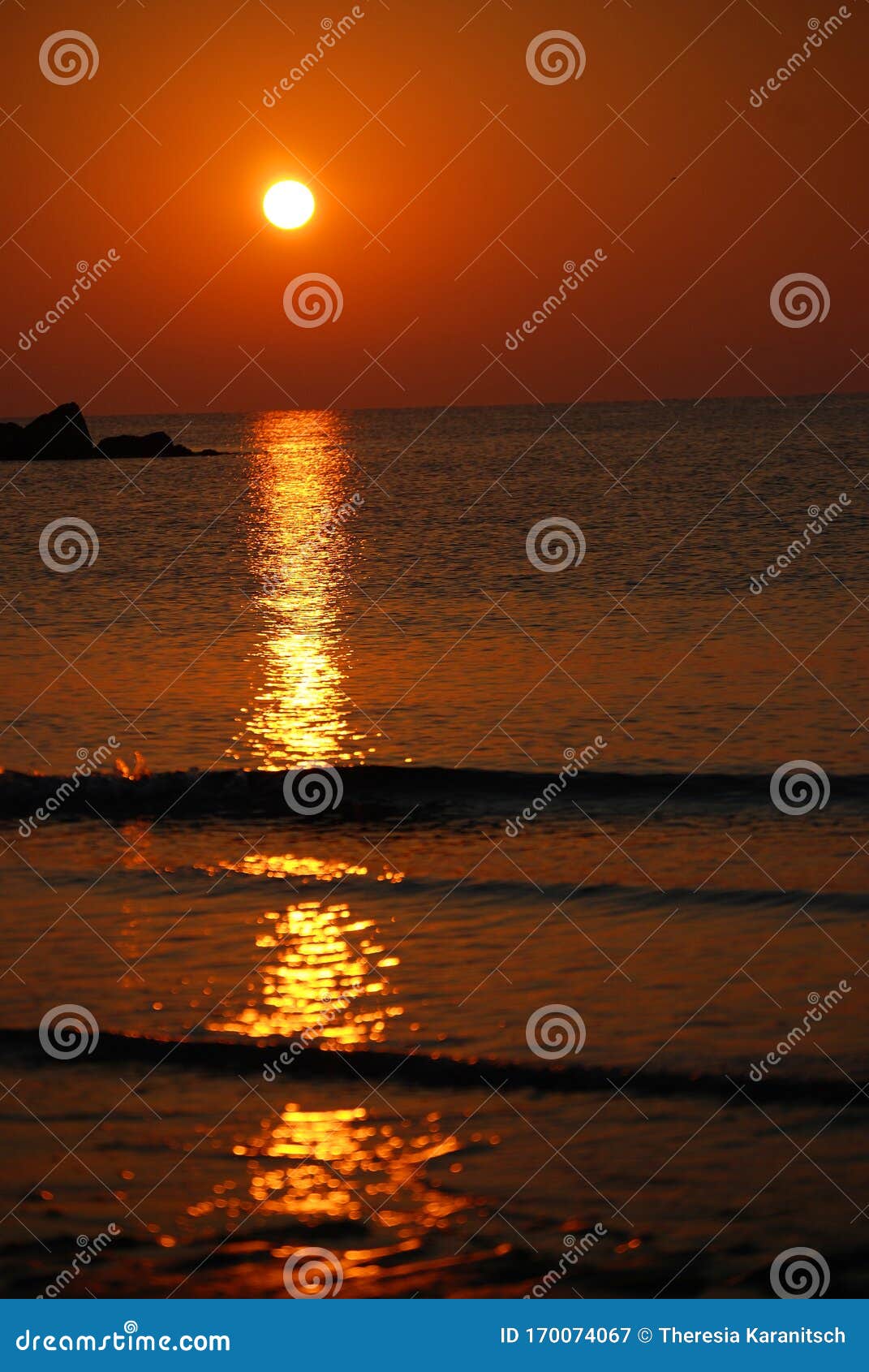 Sunrise on a beach stock image. Image of rise, background - 170074067
