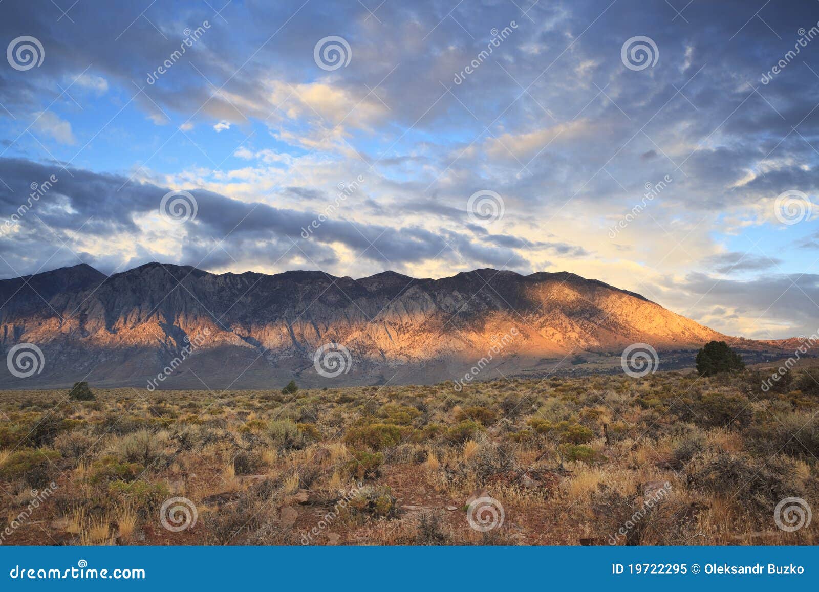 Sunrise in California Mountains Stock Image - Image of valley, clouds ...