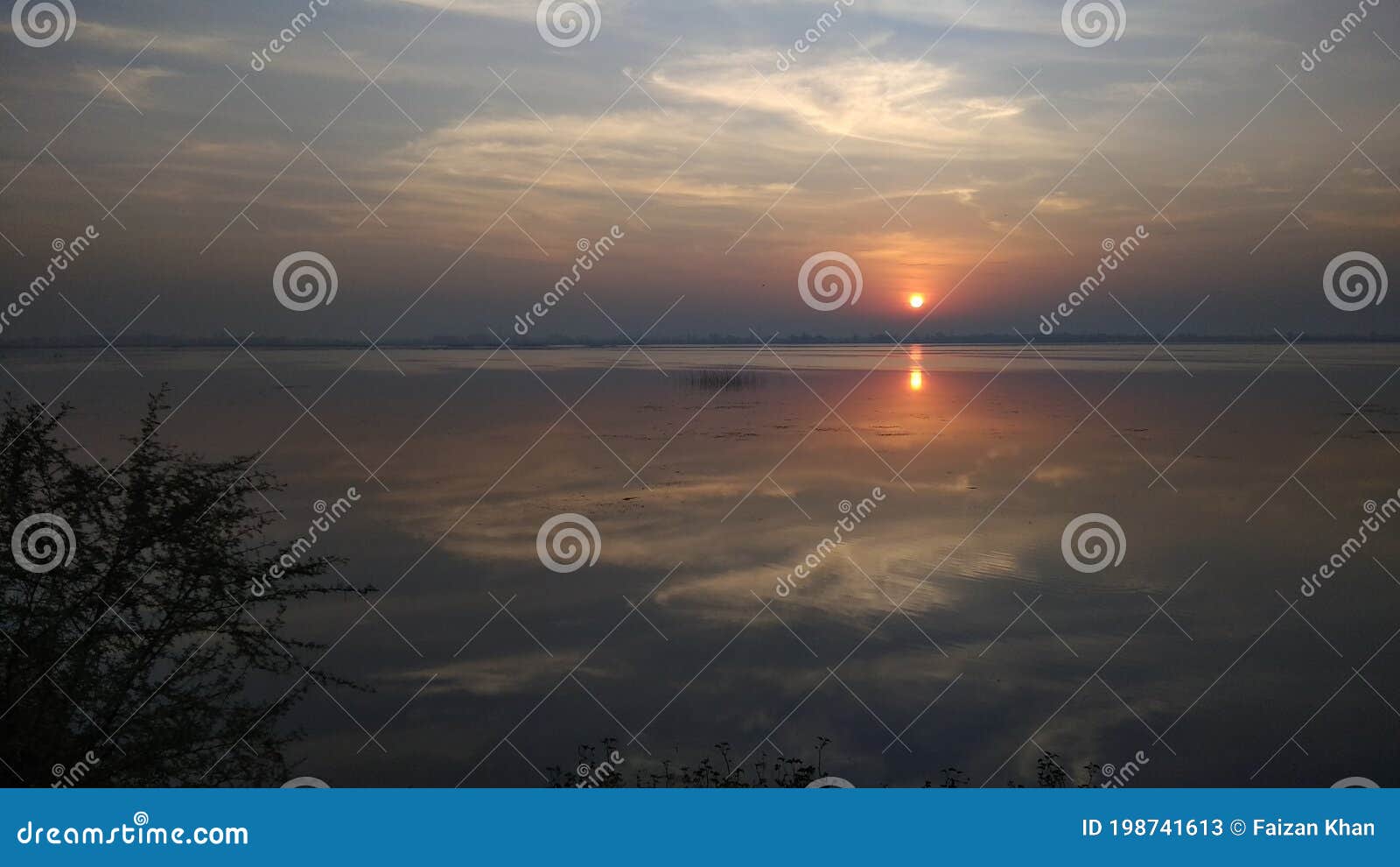 Sunrise and Clouds at Timbi Lake Vadodara Stock Image - Image of ocean ...