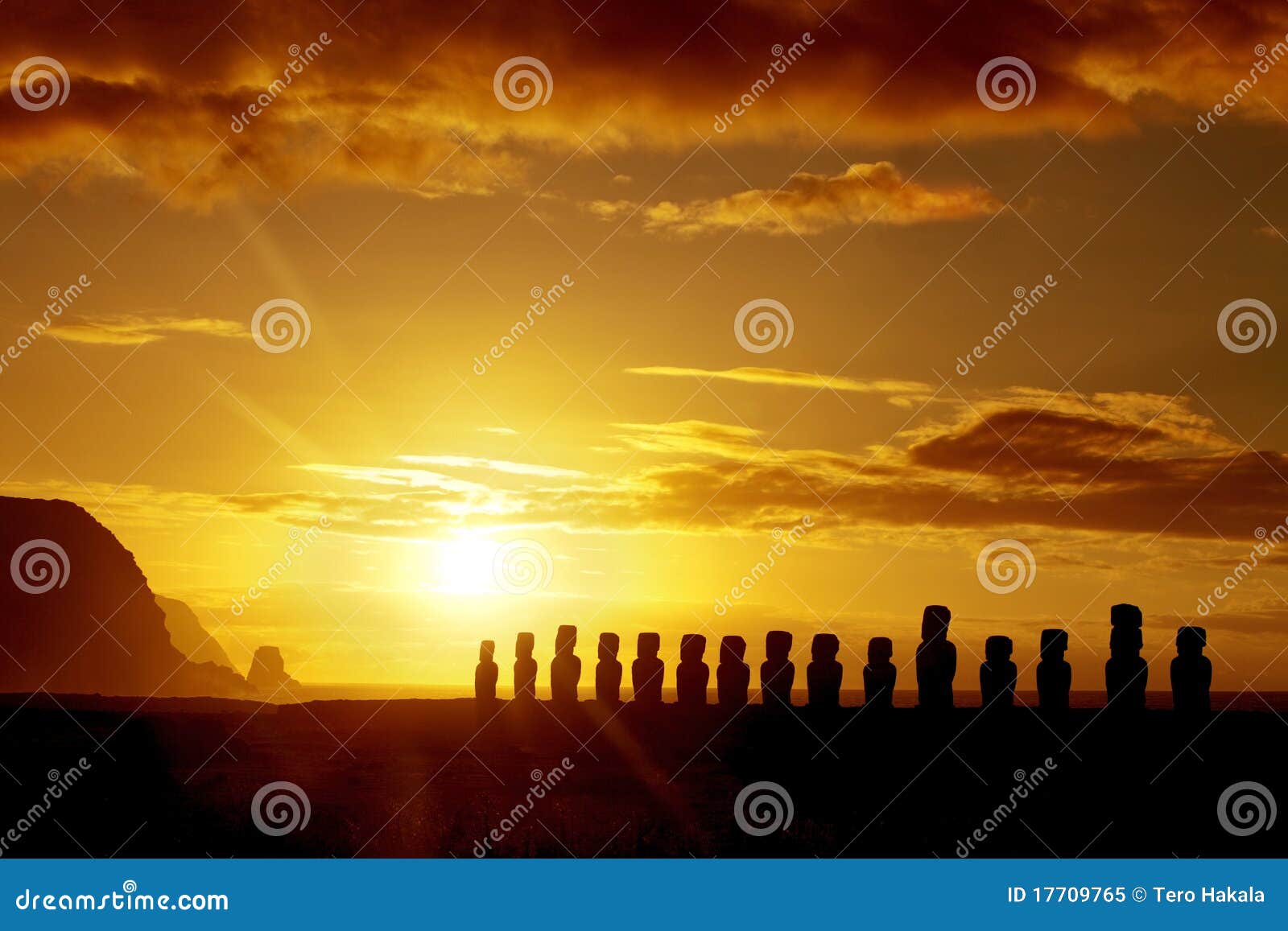 Sunrise in Easter Island stock image. Image of heritage - 17709765