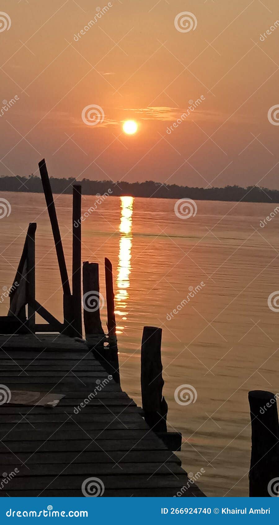 Sunrise on the Eastern Horizon Stock Photo - Image of pier, shore ...