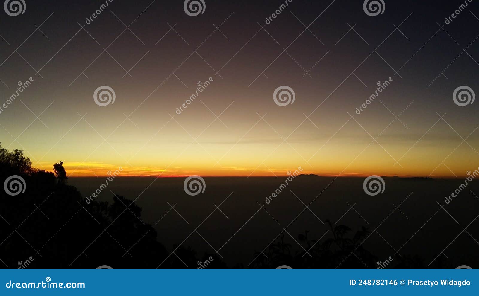The Sunrise Horizon at Mount Lawu Stock Photo - Image of gunung, font ...